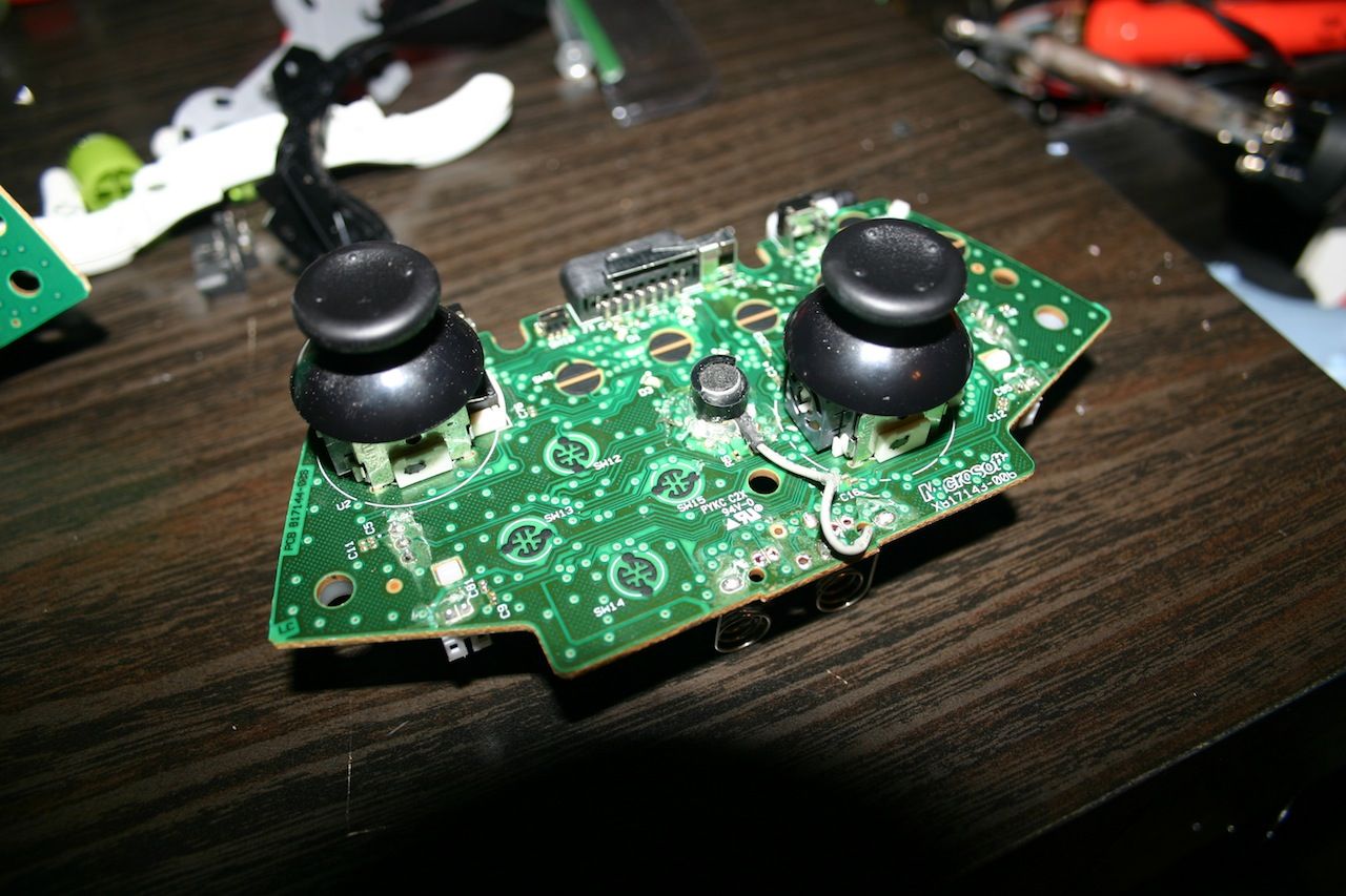 Adding an Internal Mic to a Xbox 360 Controller : 6 Steps - Instructables