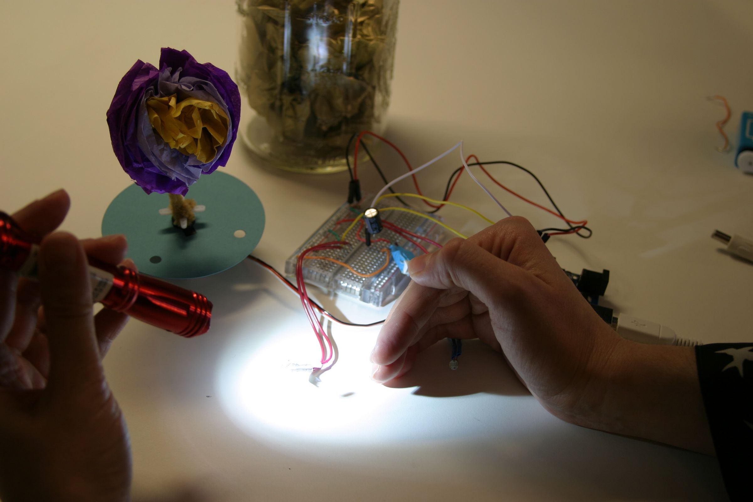 Create an Arduino Controlled Light-Following Flower Bot : 10 Steps ...