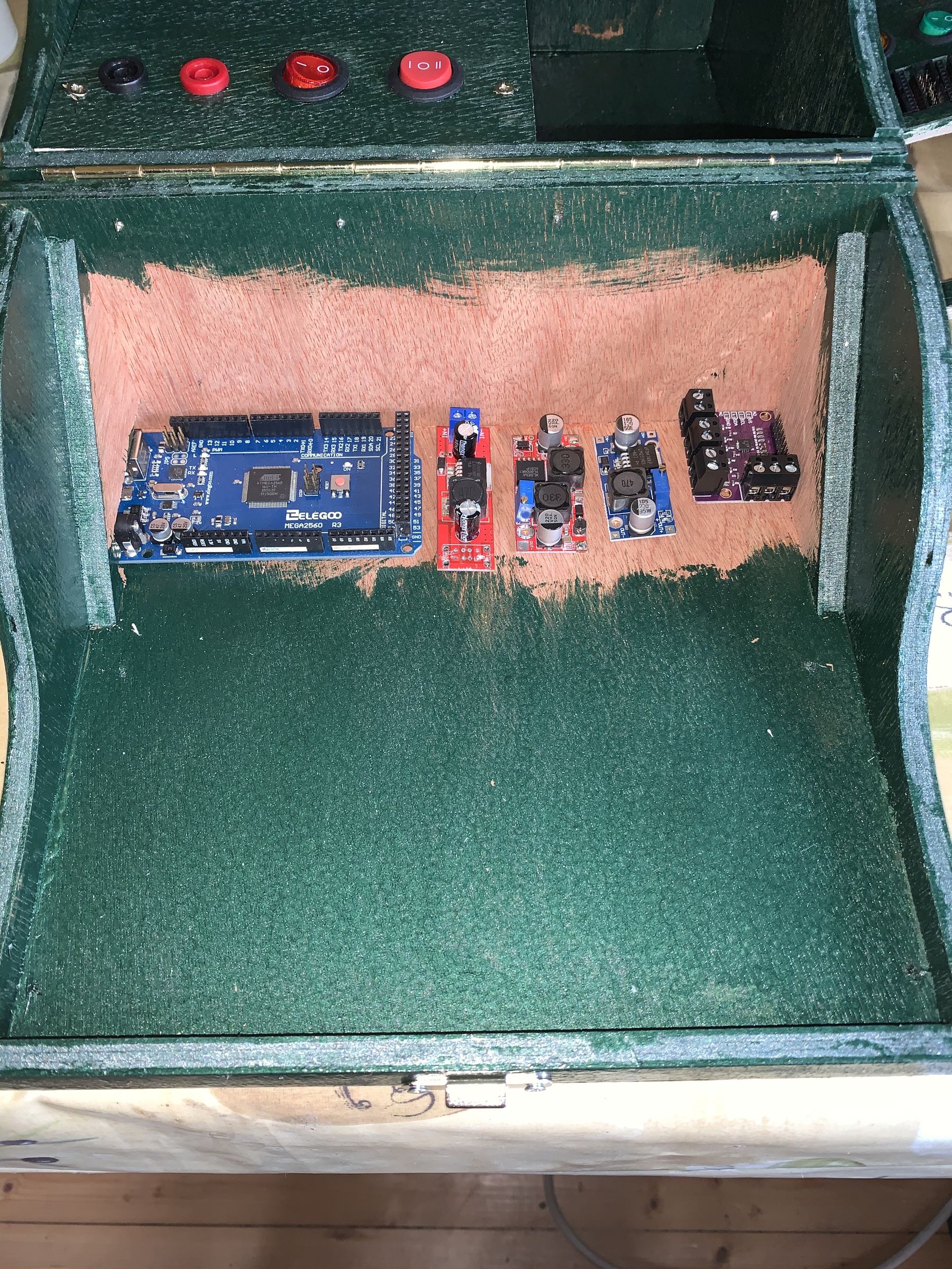 Portable Arduino Workbench Part 2 : 7 Steps - Instructables