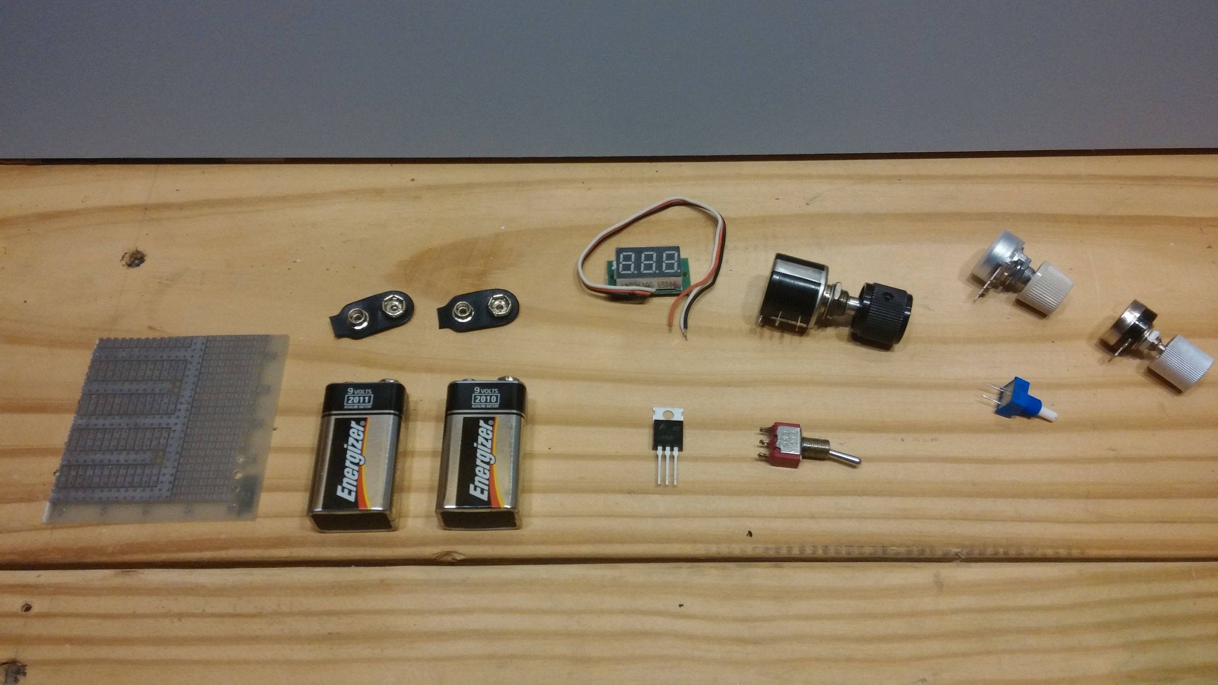 Mini Adjustable Voltage Regulator : 5 Steps (with Pictures) - Instructables
