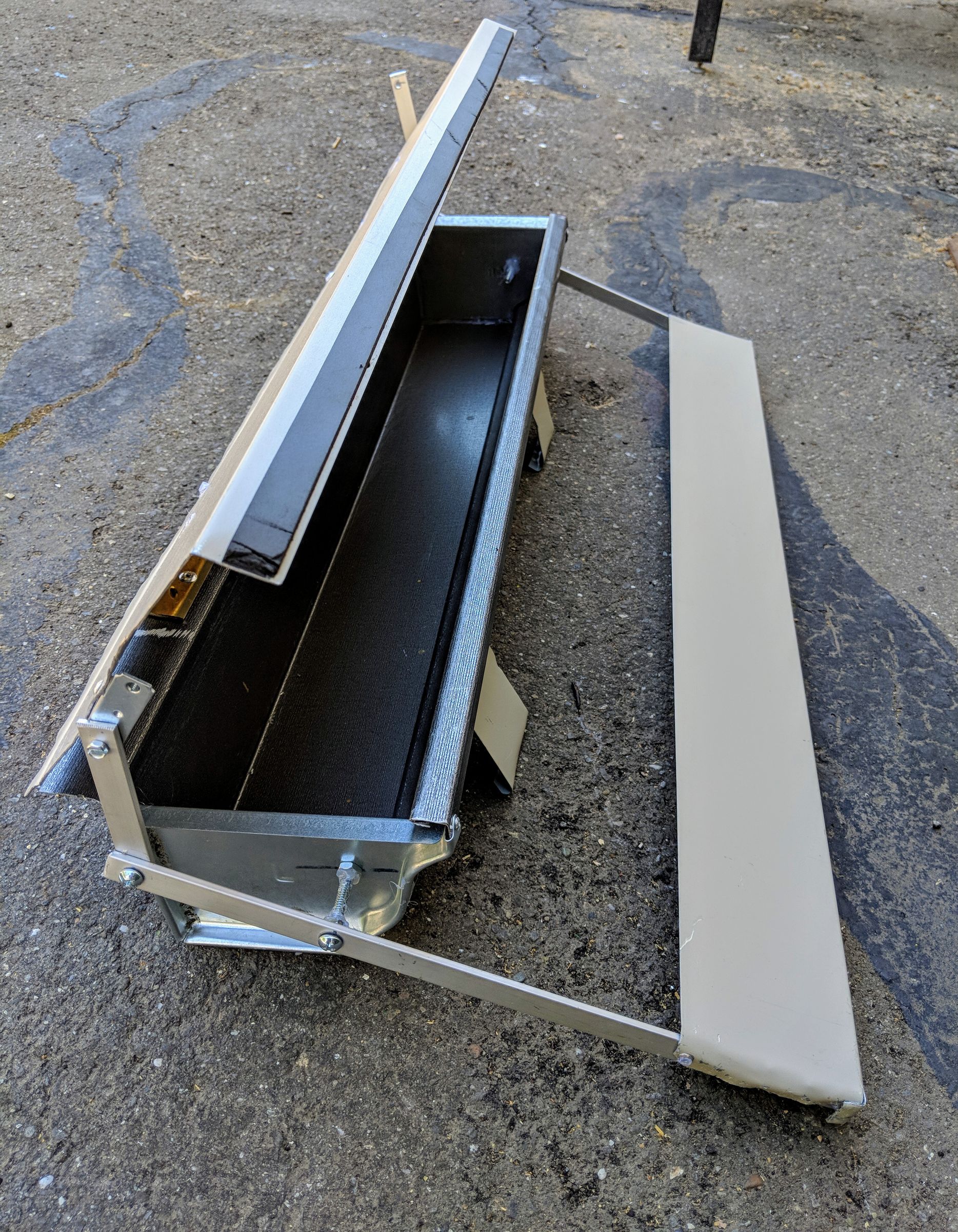 Automatic Chicken Feeder With Upcycled Gutter & Metal Pieces : 14 Steps ...