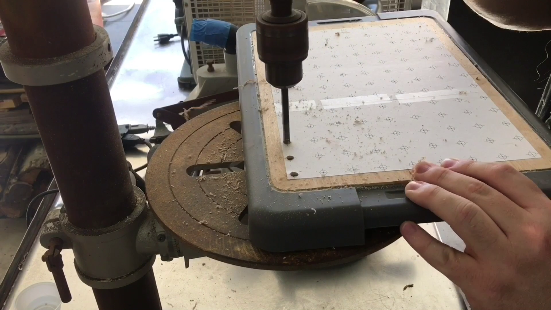 Dust Free Sanding Using a Storage Container : 15 Steps (with Pictures ...