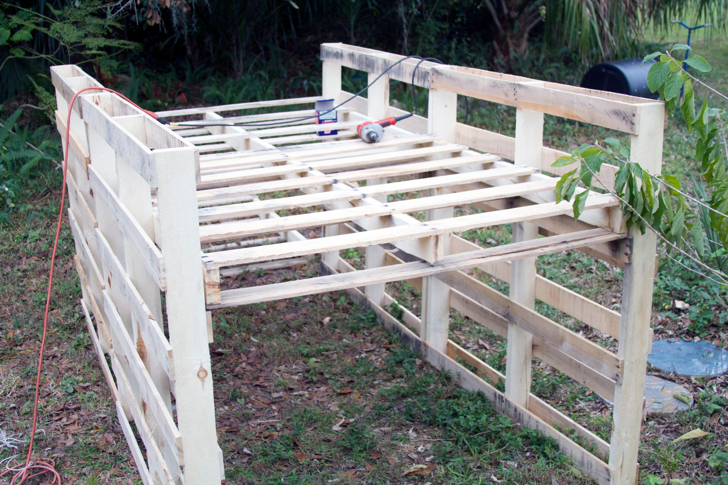 Raised Pallet Garden : 3 Steps (with Pictures) - Instructables