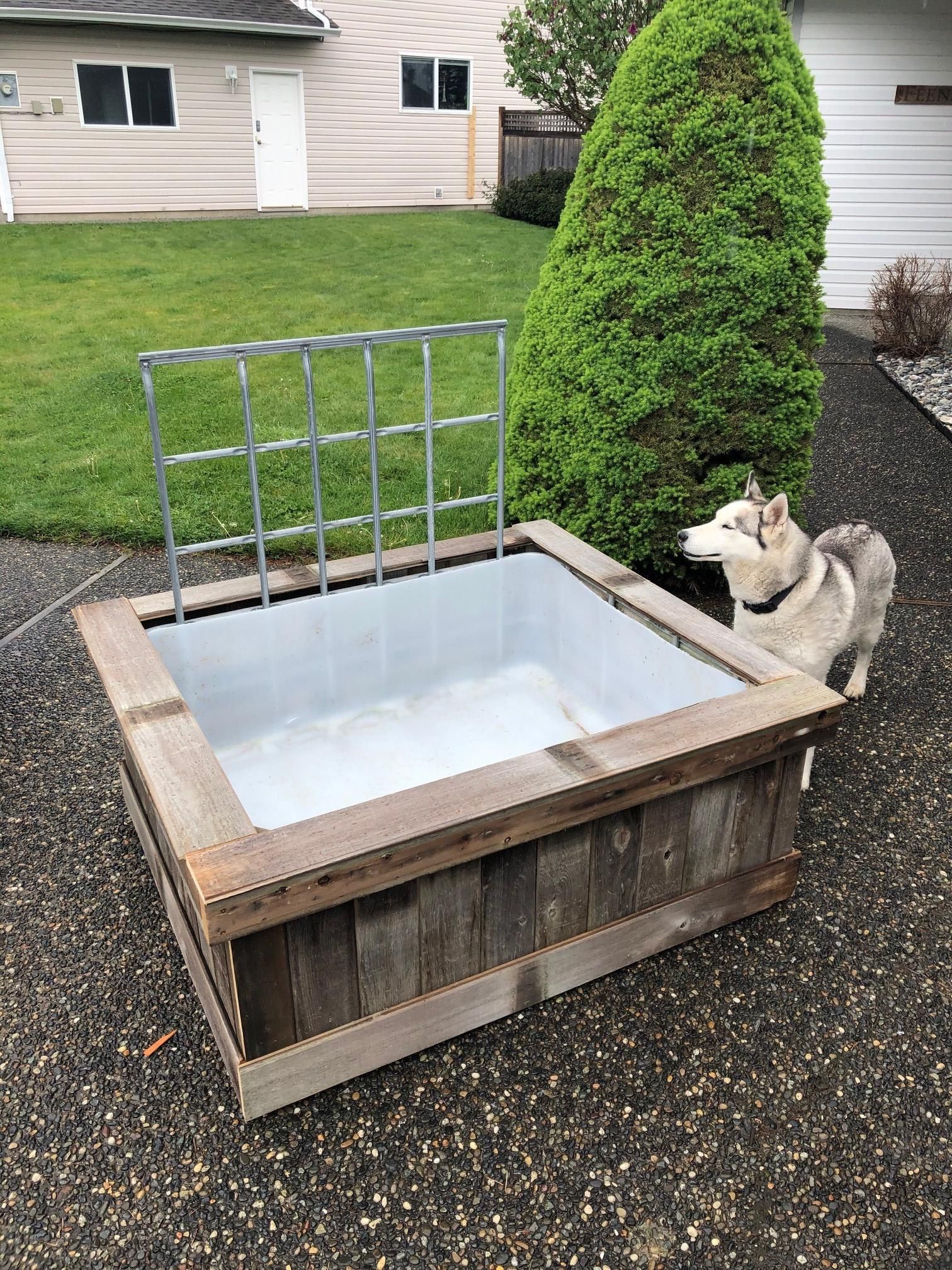 Garden Planters - From an IBC Tote and Old Fence : 13 Steps (with ...