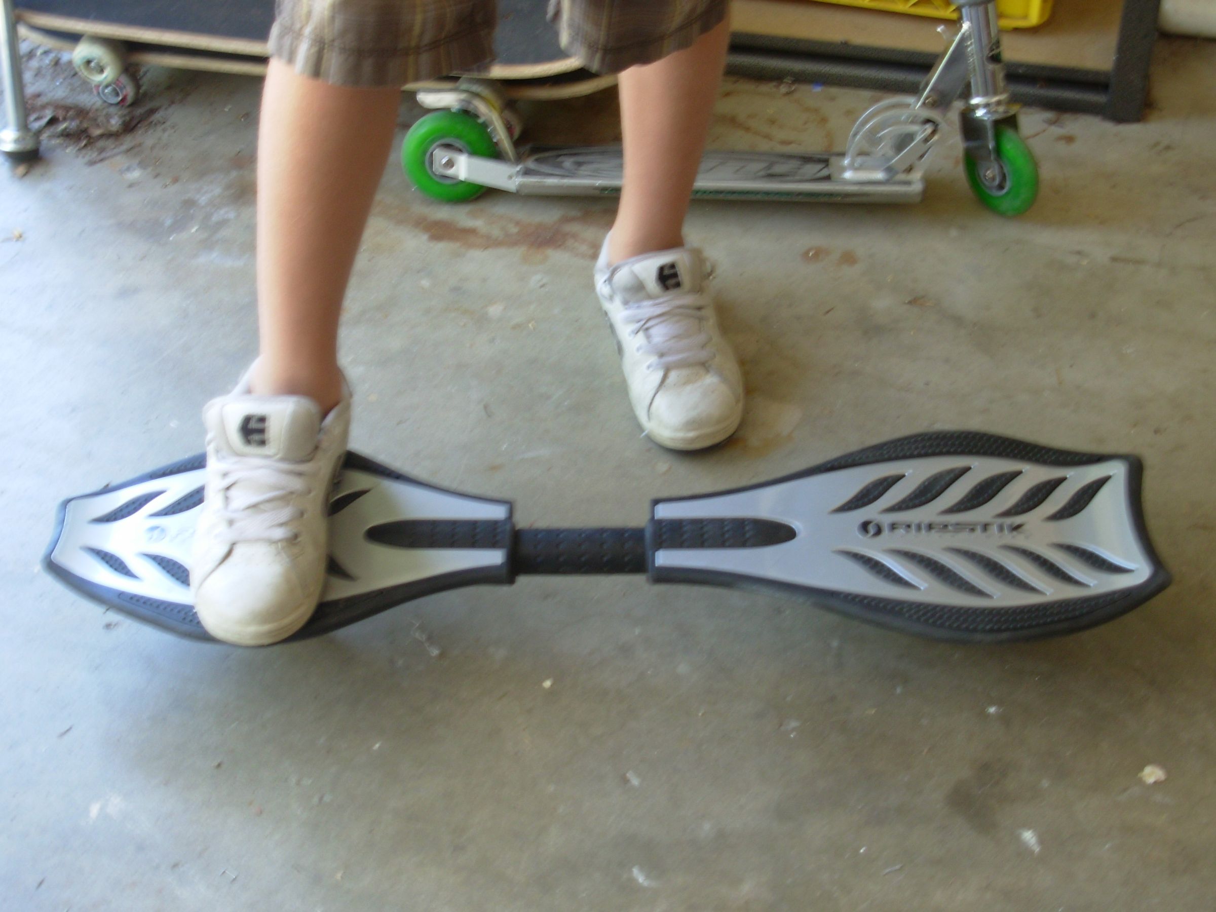 How to Ripstik/waveboard : 5 Steps - Instructables