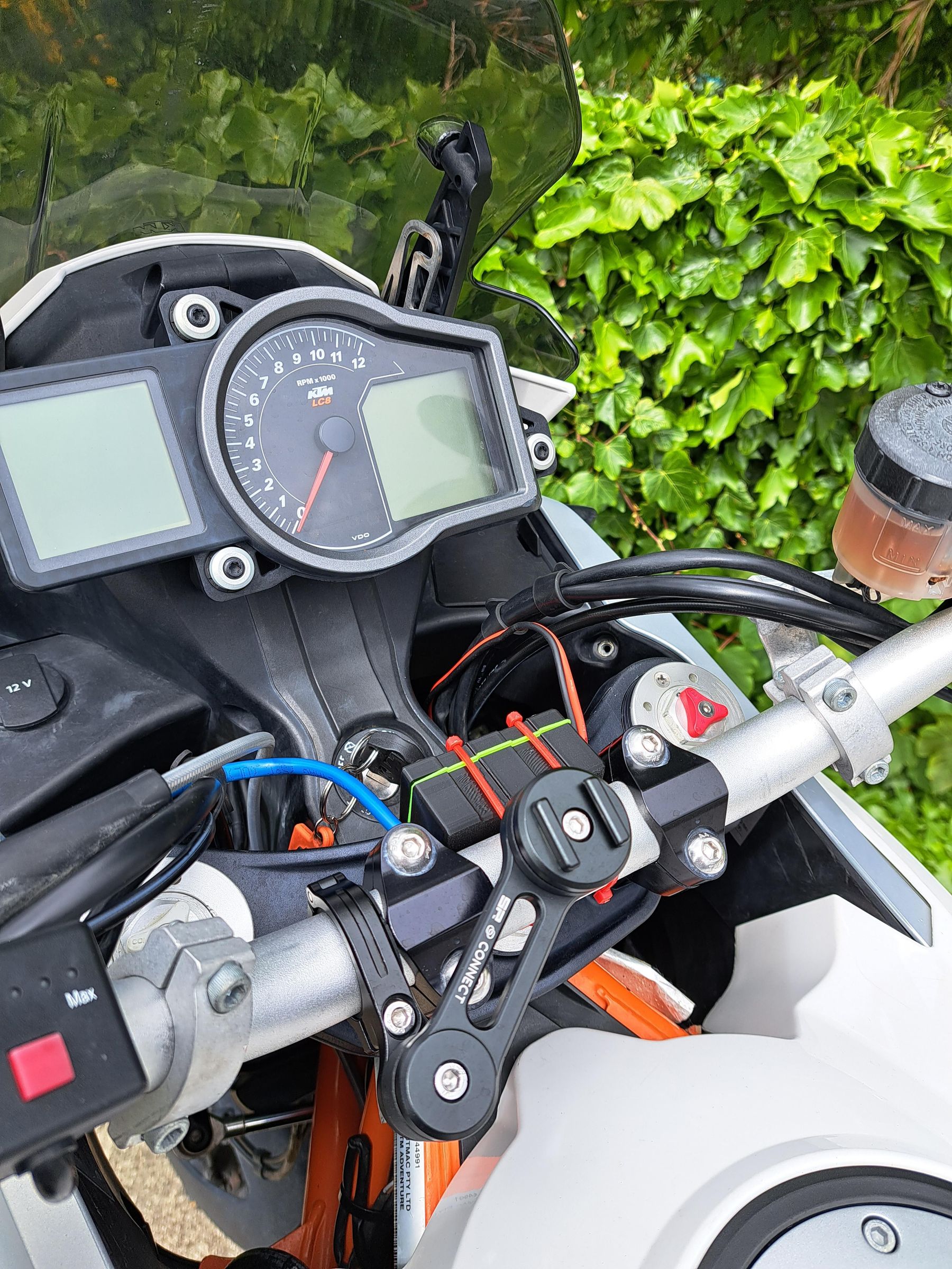 Bluetooth Navigation / Digital Roadbook Controller (4 Buttons / 2 ...