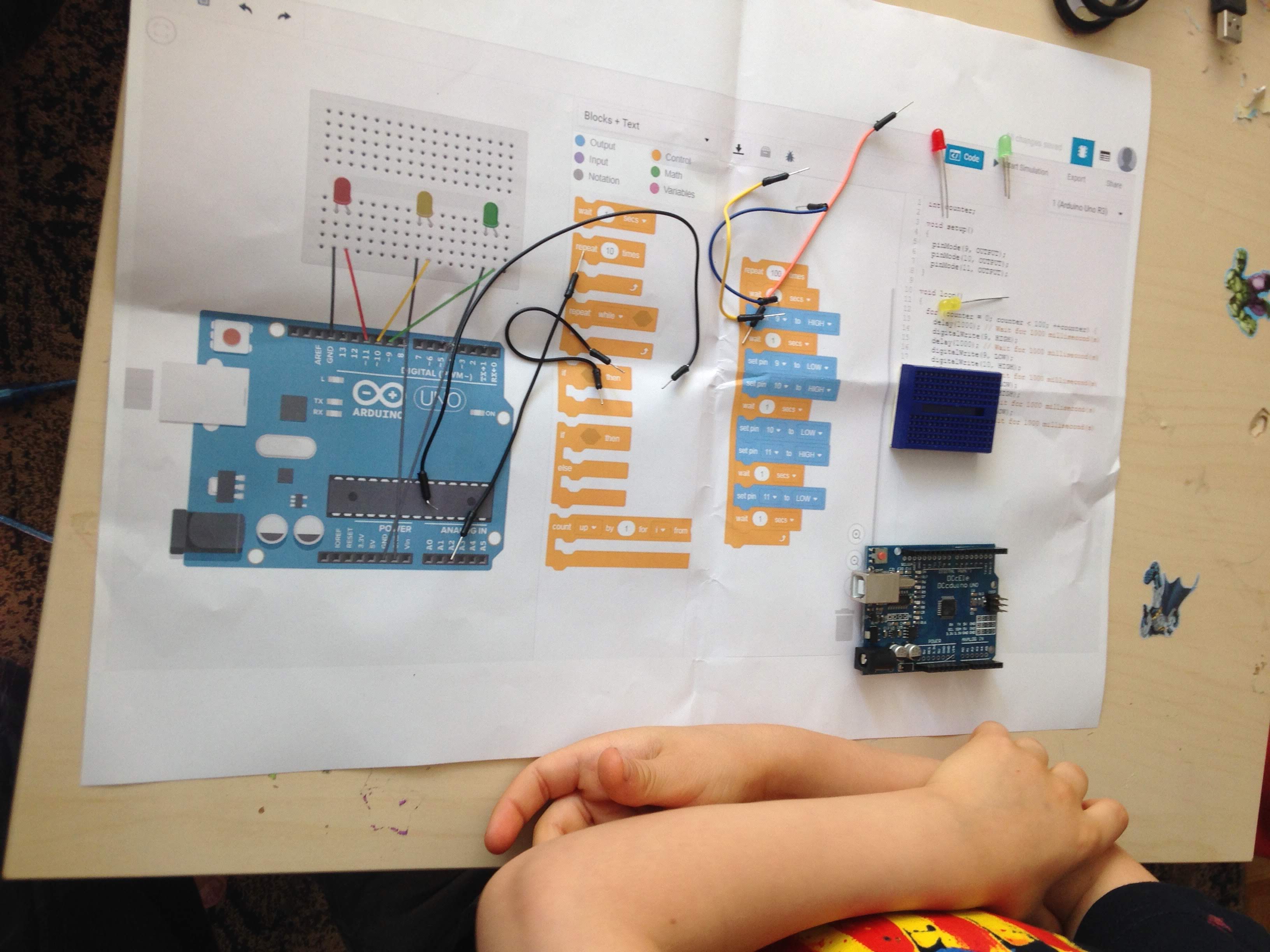 6 Years Old Creating Basic Traffic Light With Scratch for Arduino : 3 ...