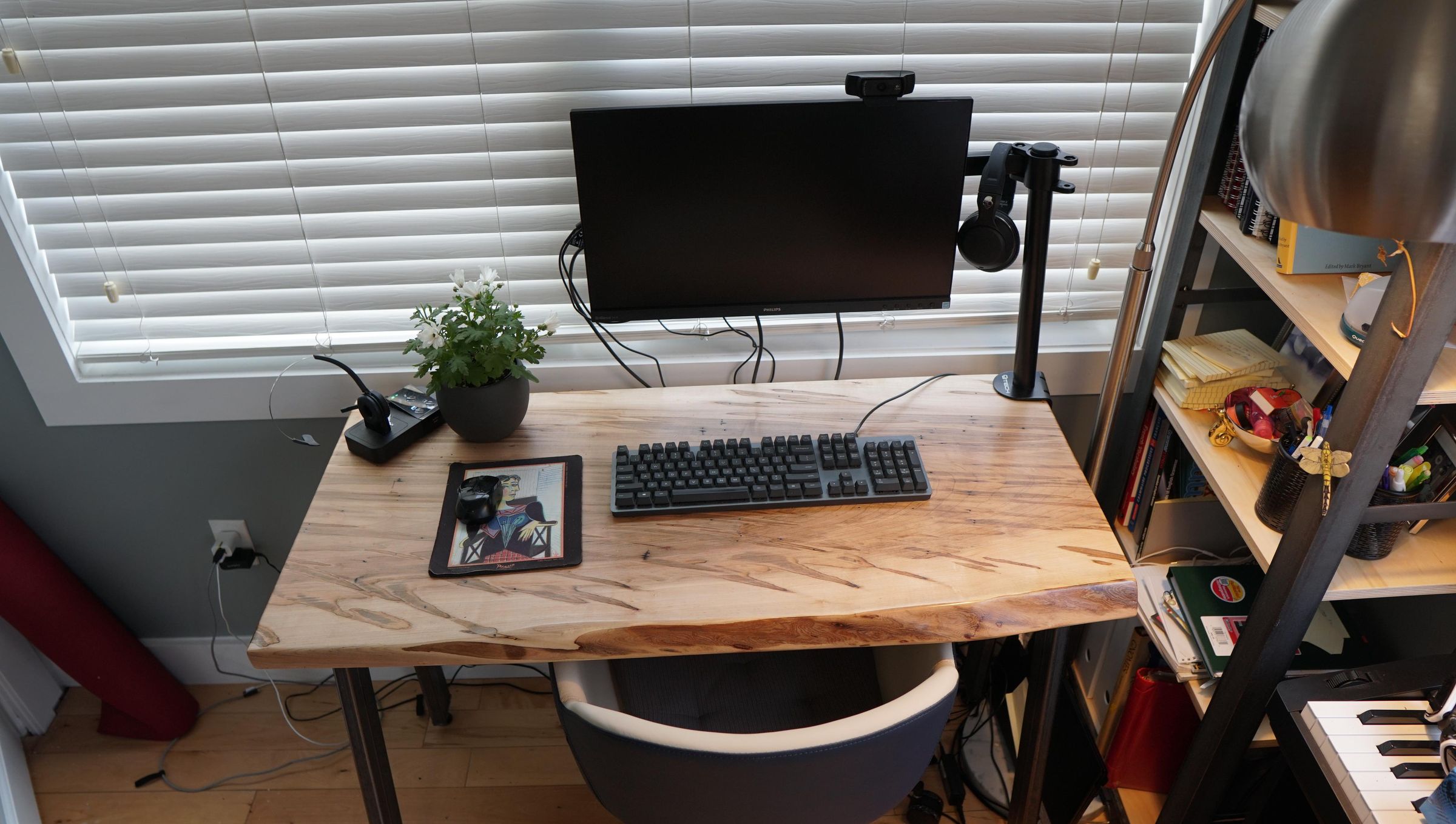 How to Make a Live Edge Desk : 5 Steps (with Pictures) - Instructables