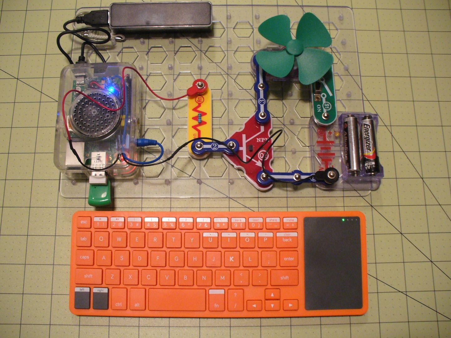 Variable Speed Fan With Snap Circuits, Kano Computer : 4 Steps (with Pictures) - Instructables