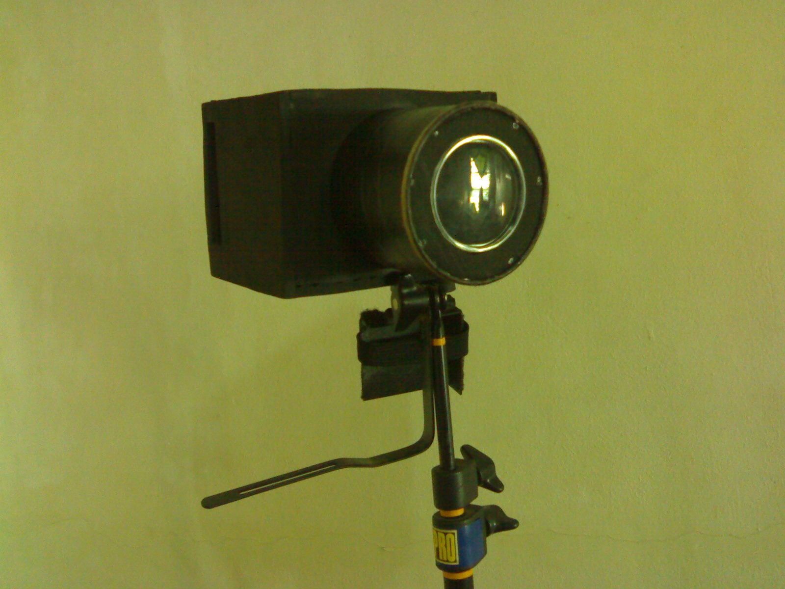 Home Made Smartphone Projector : 9 Steps - Instructables