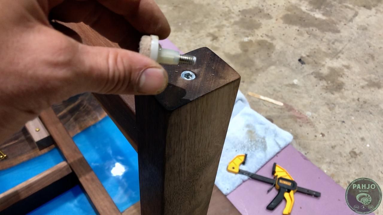 How to Attach Table Top to Base Using Threaded Inserts : 7 Steps ...