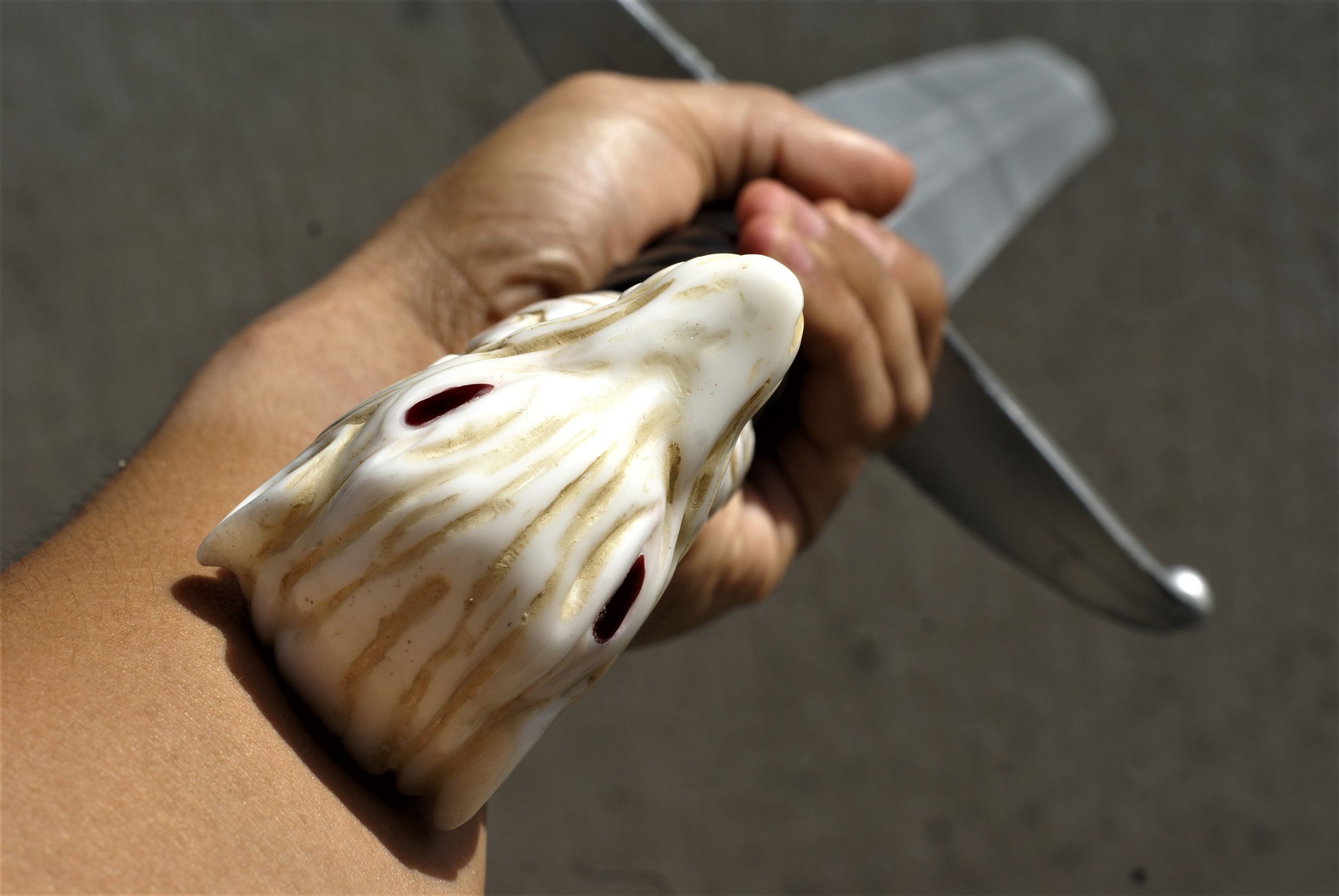 Resin Casting Jon Snow's Longclaw Direwolf Pommel : 15 Steps (with ...