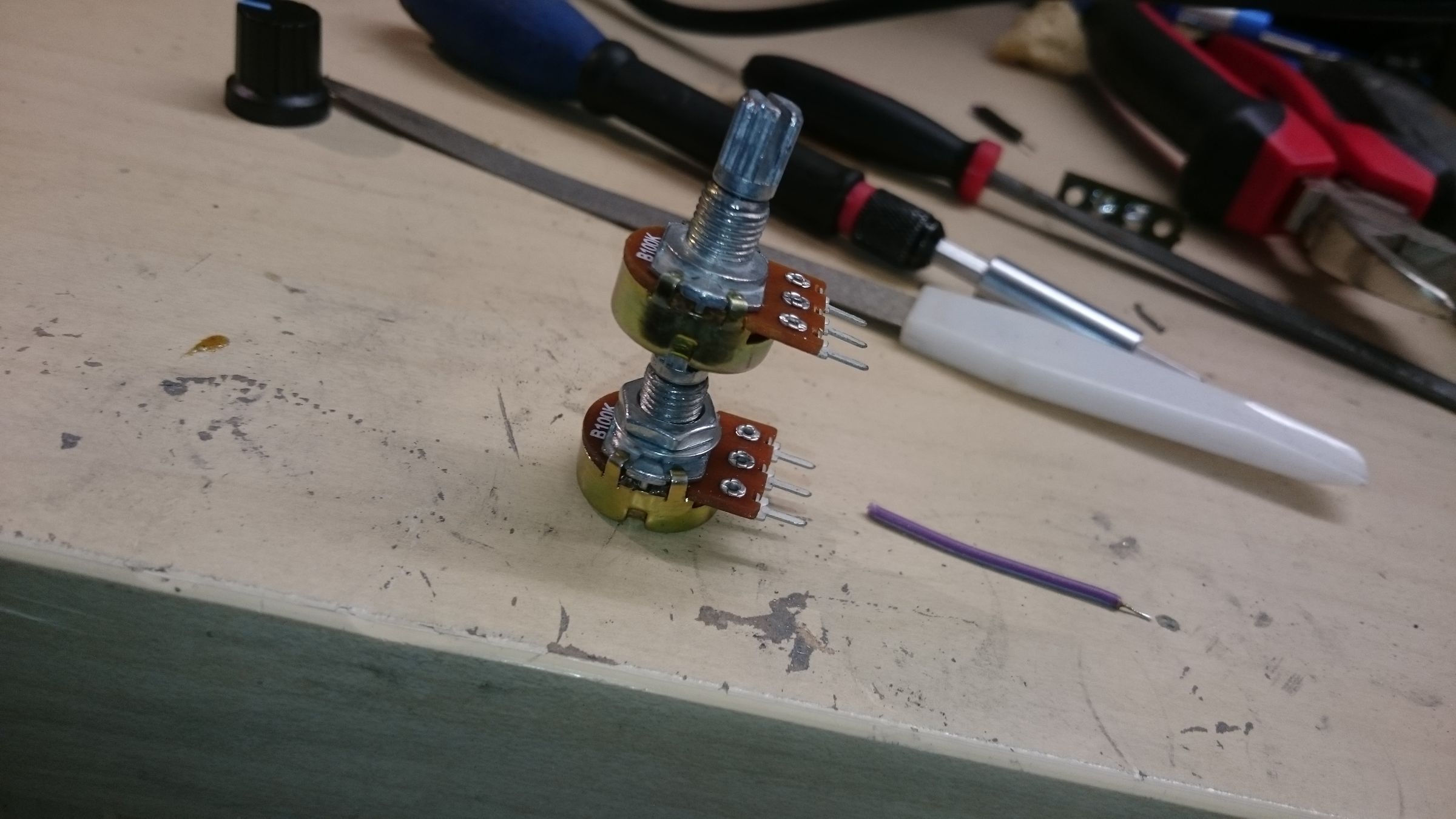 Hack Digital Radio, Replace the Volume Control : 5 Steps - Instructables