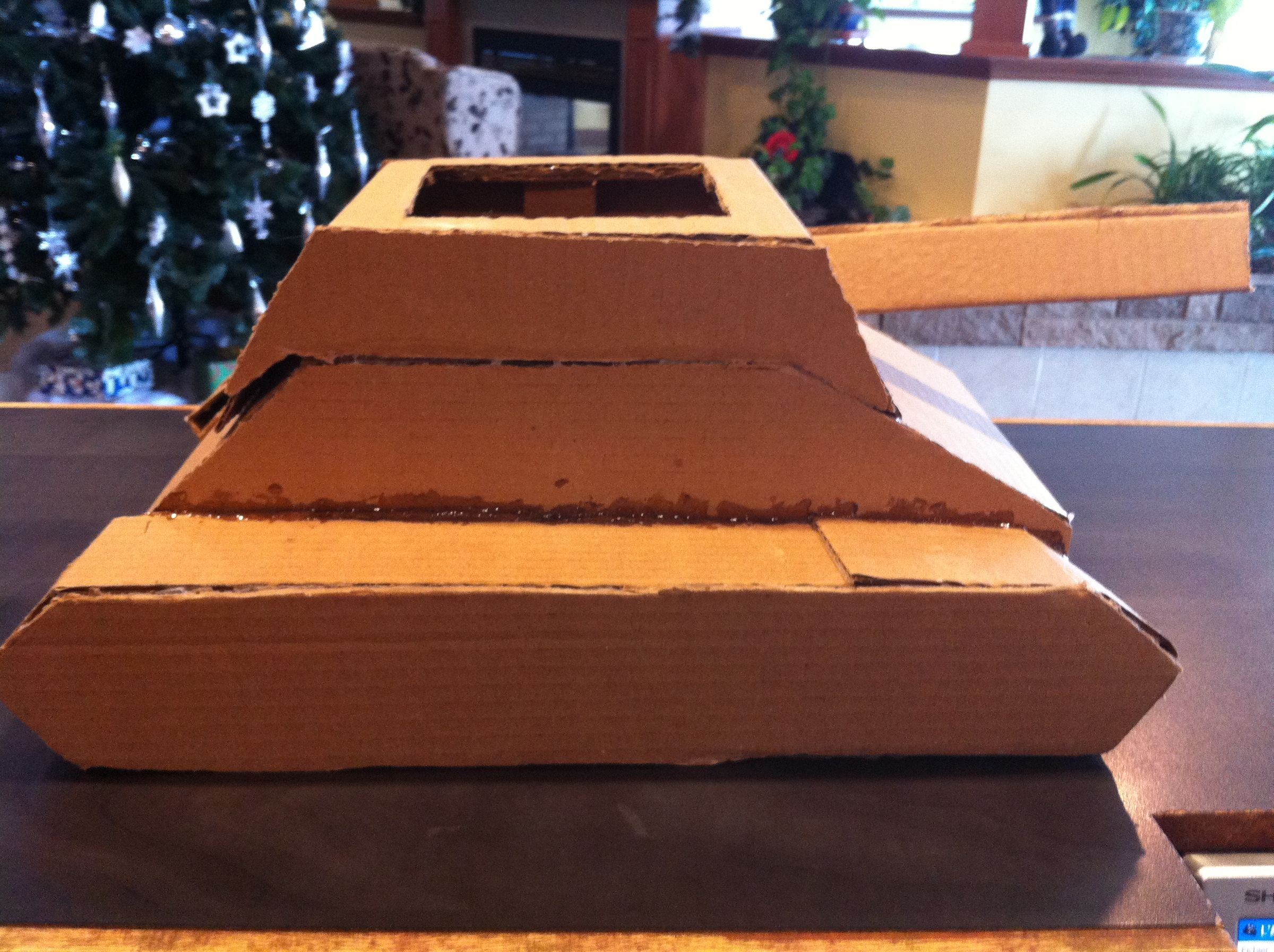 How to Build a Tank With a Cardboard Box : 3 Steps (with Pictures ...