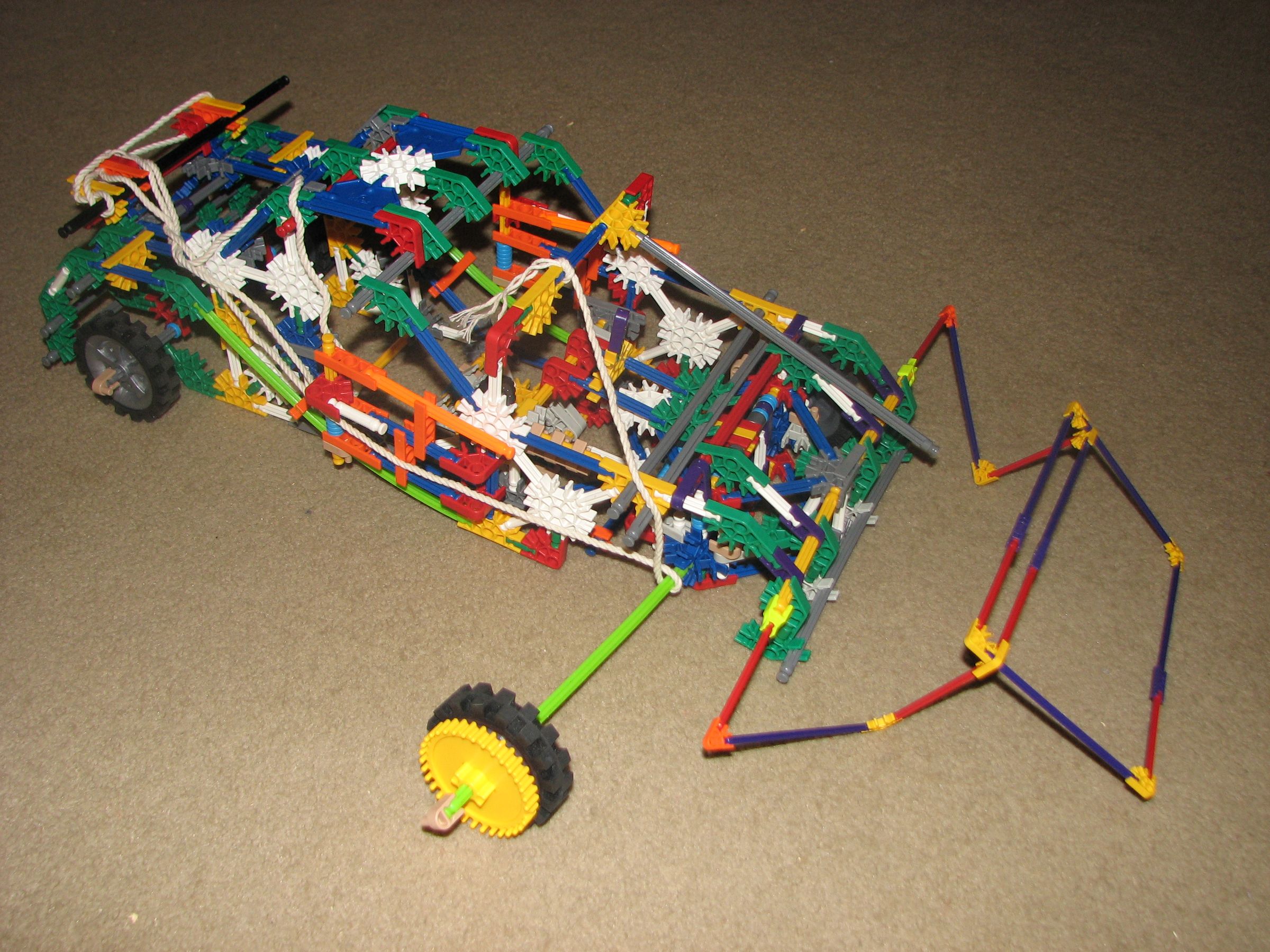 K'nex Car With Steering and Interior : 5 Steps - Instructables