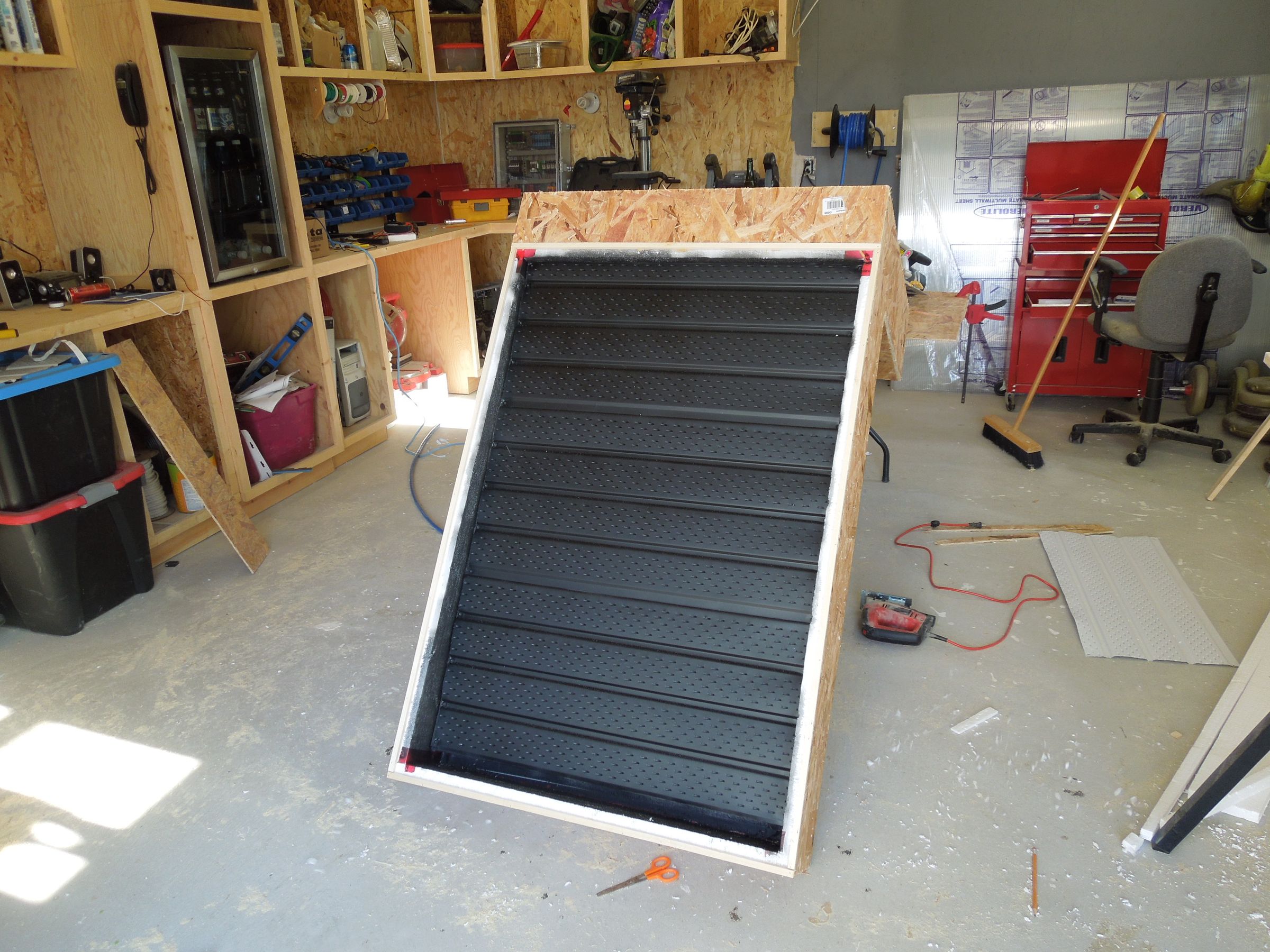 Window Mounted Solar Hot Air Furnace (Aluminum Soffit Based) : 11 Steps ...