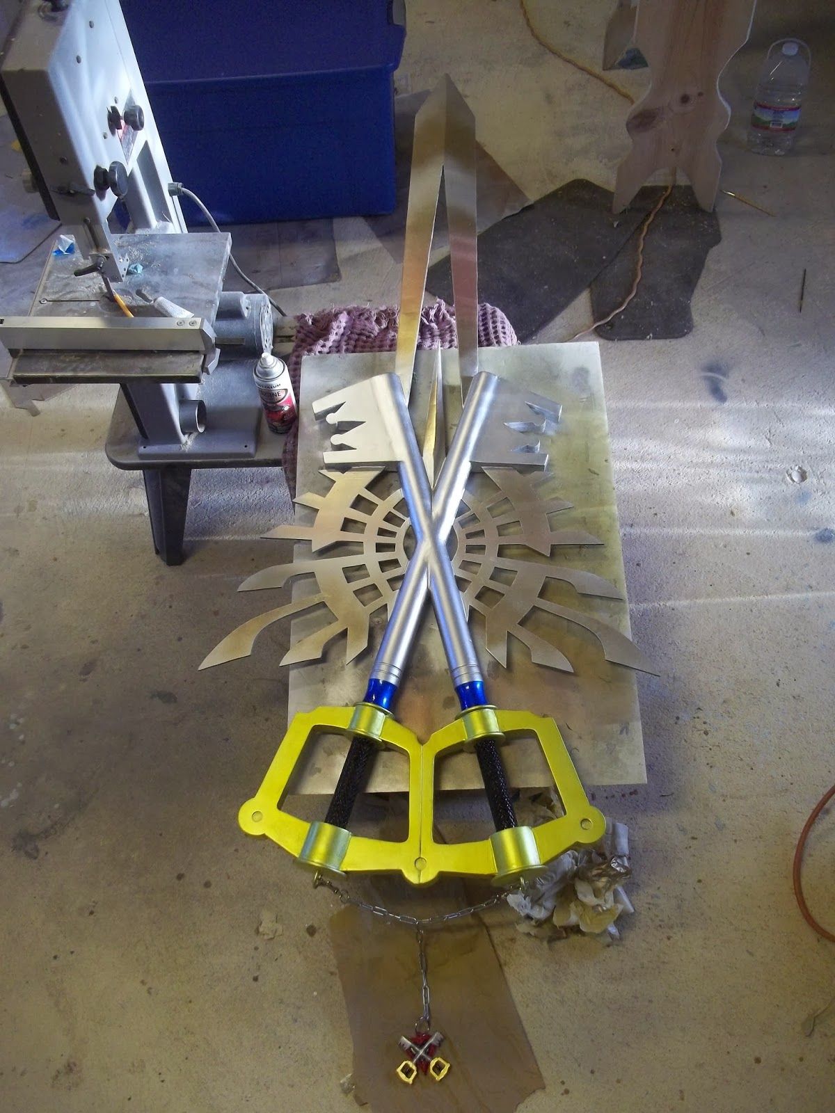How to Make an X-Blade (Kingdom Hearts) : 9 Steps - Instructables