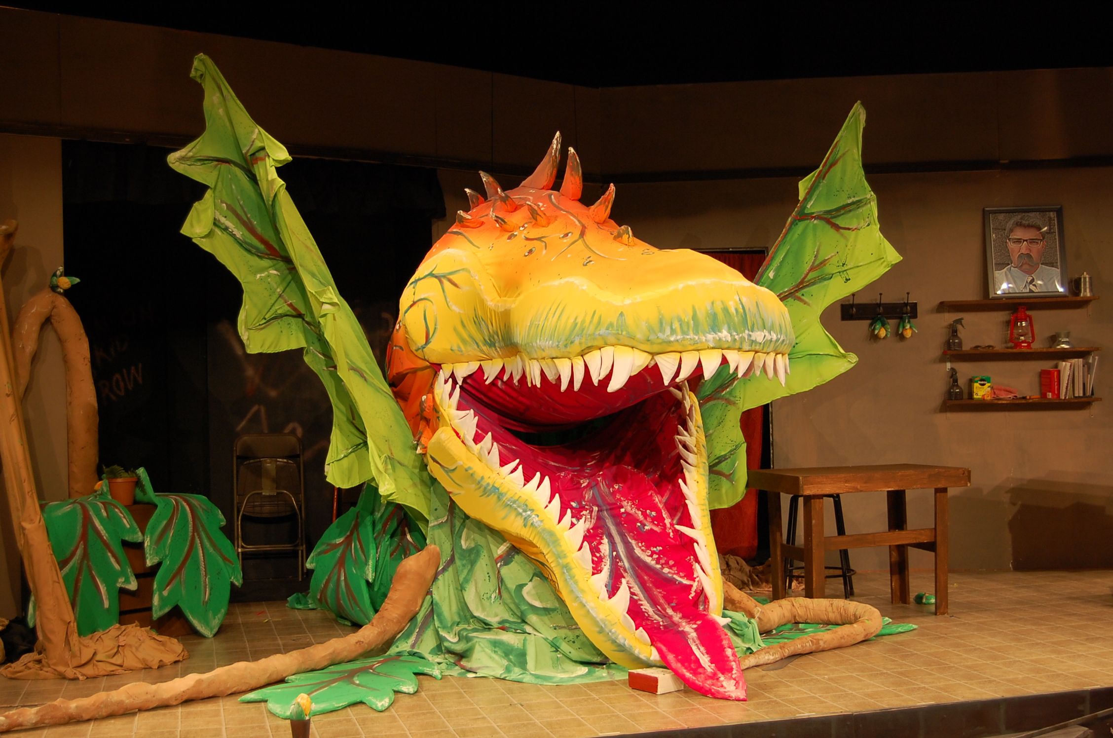 Building Audrey II Finale Pieces : 9 Steps - Instructables