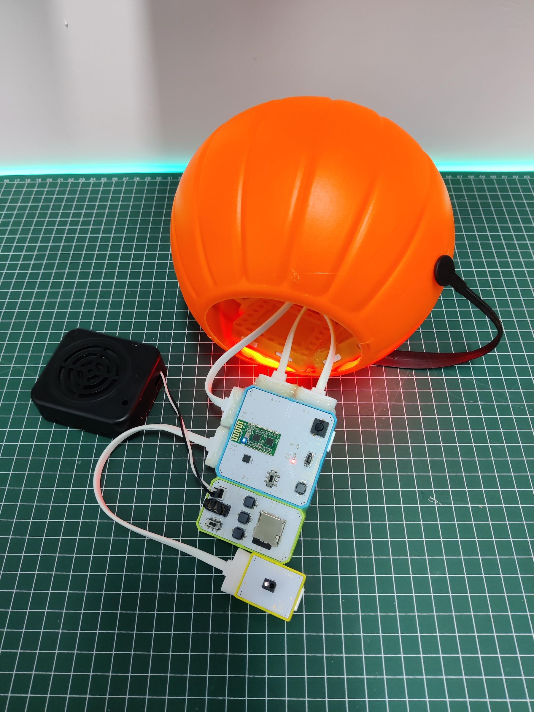 DIY Jack-O-Lantern for Halloween