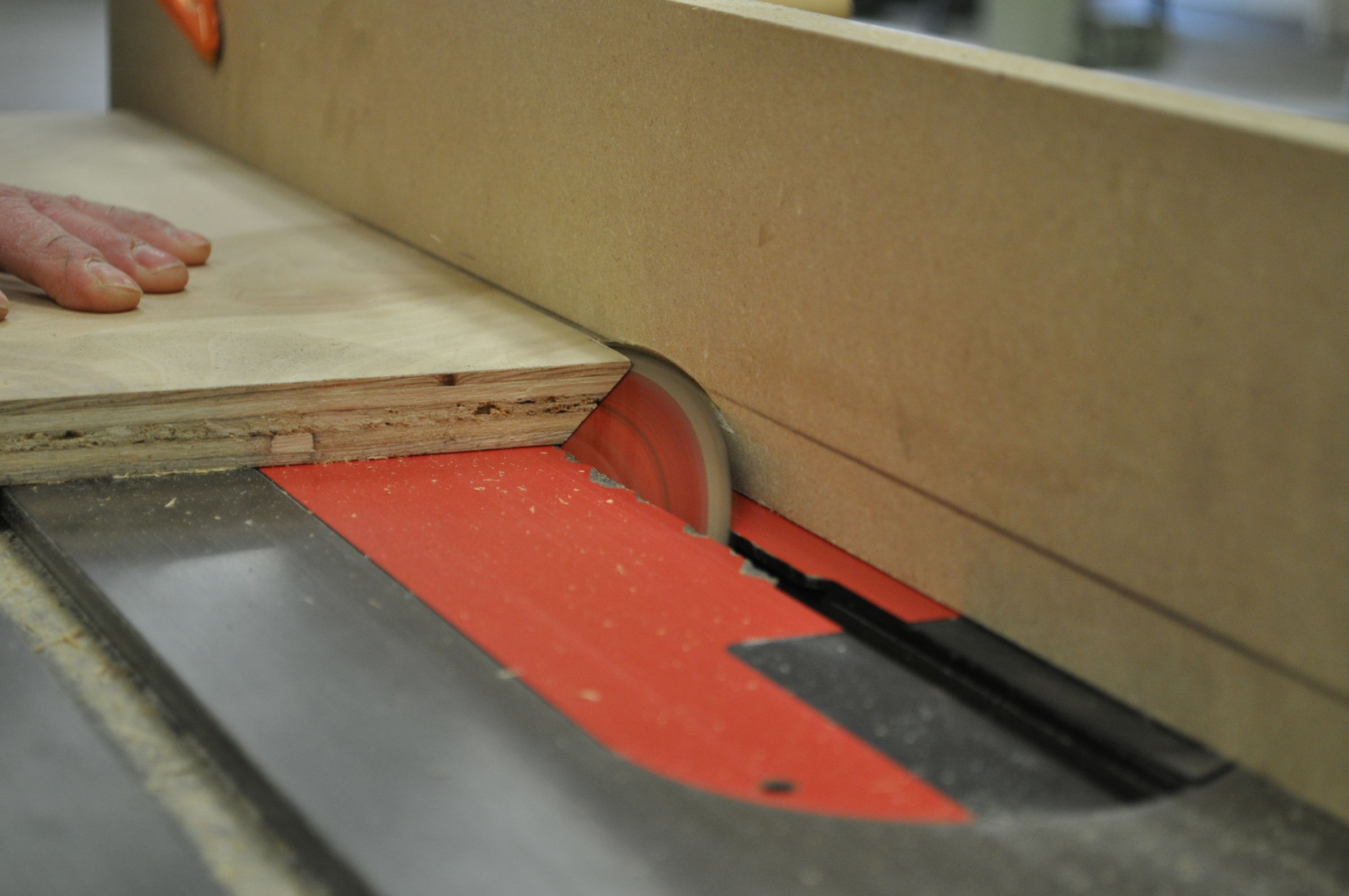Cutting Precision Miters in Ten Minutes or Less : 4 Steps (with ...