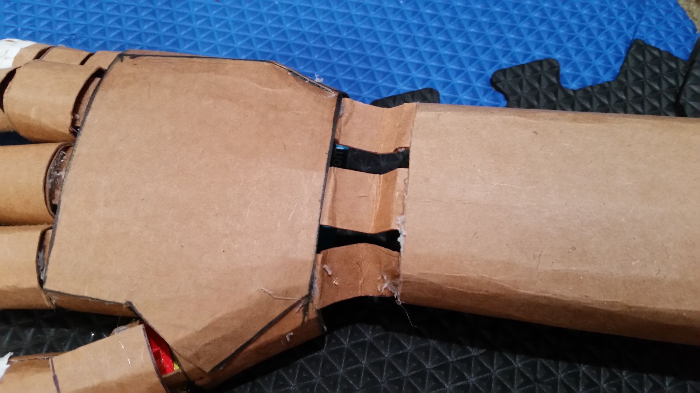 Working Cardboard Mandalorian Gauntlet: How to Make It : 14 Steps (with ...