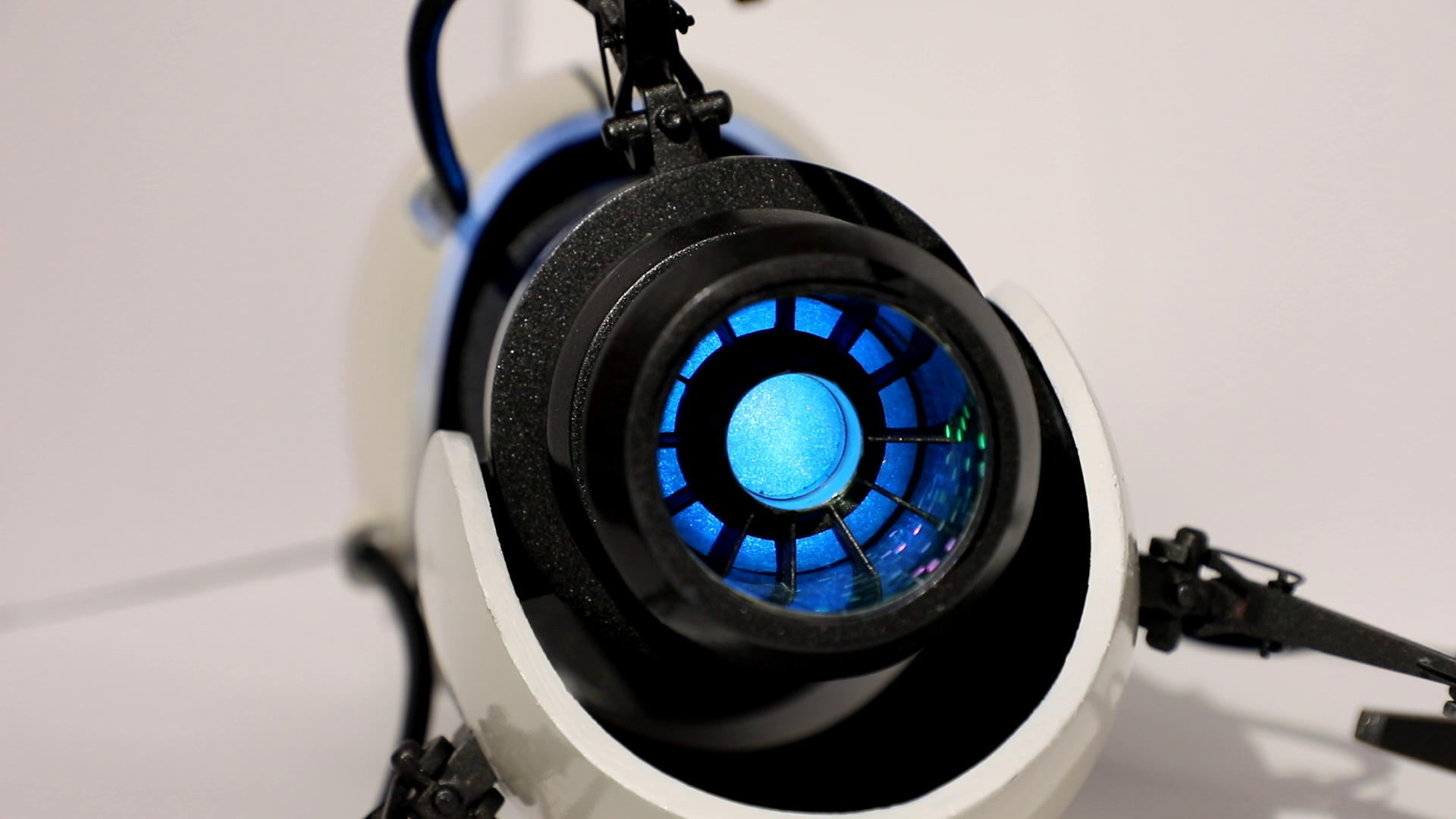 Making a LED Aperture Science Handheld Portal Device : 6 Steps (with Pictures) - Instructables