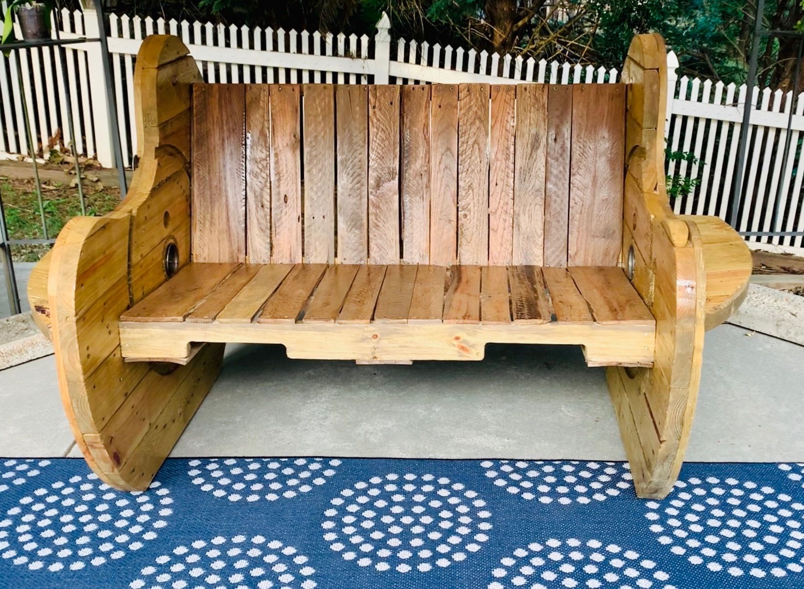Cable Spool Pallet Bench - DIY Outdoor Seating! : 10 Steps (with ...
