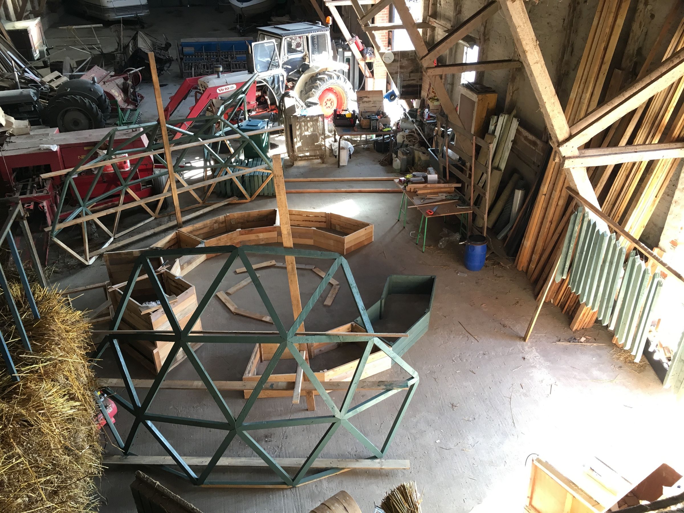 SELF-SUFFICIENT DOME : 19 Steps (with Pictures) - Instructables