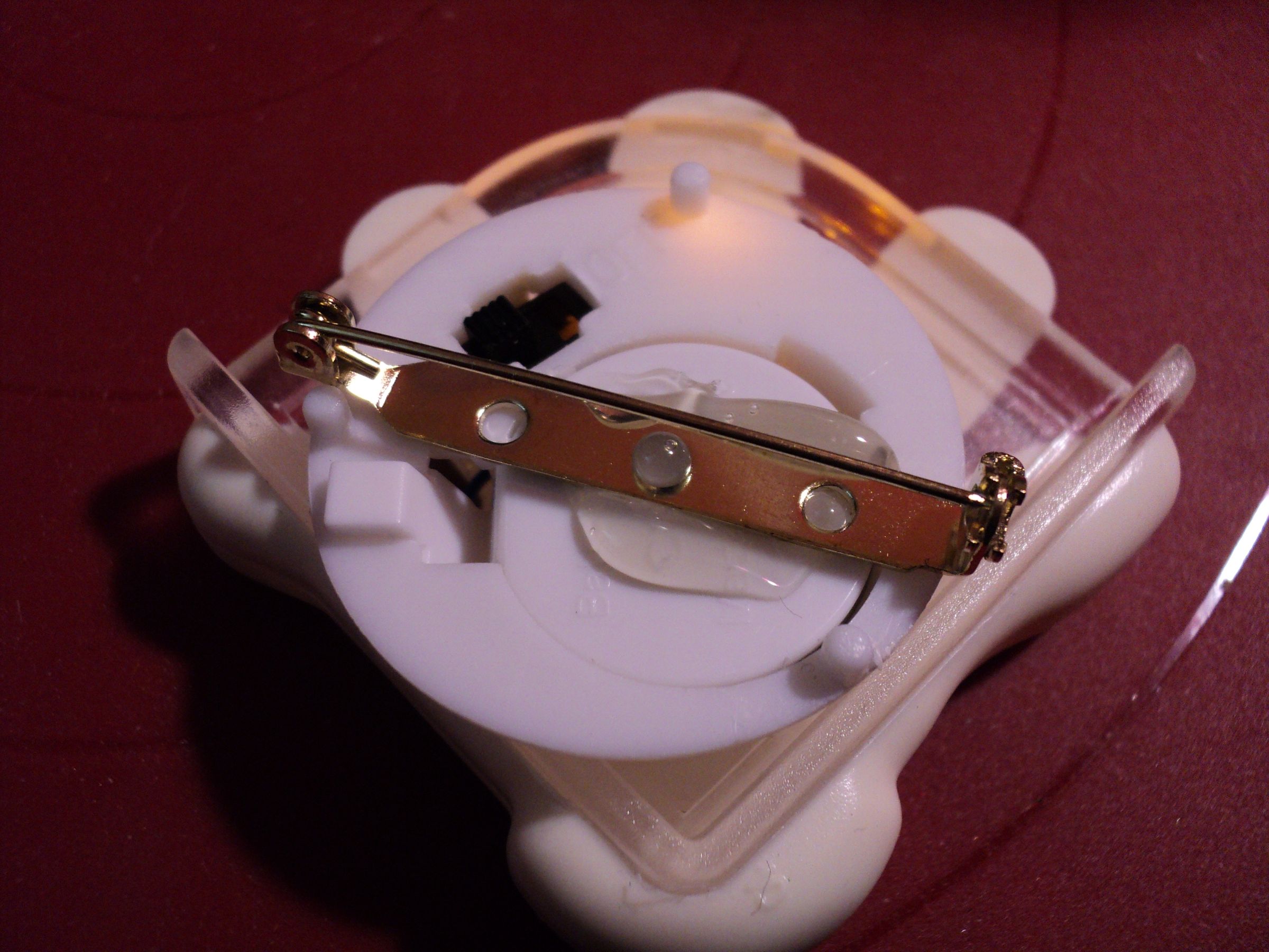 Internet High Five Lighted LED Brooch : 5 Steps (with Pictures ...