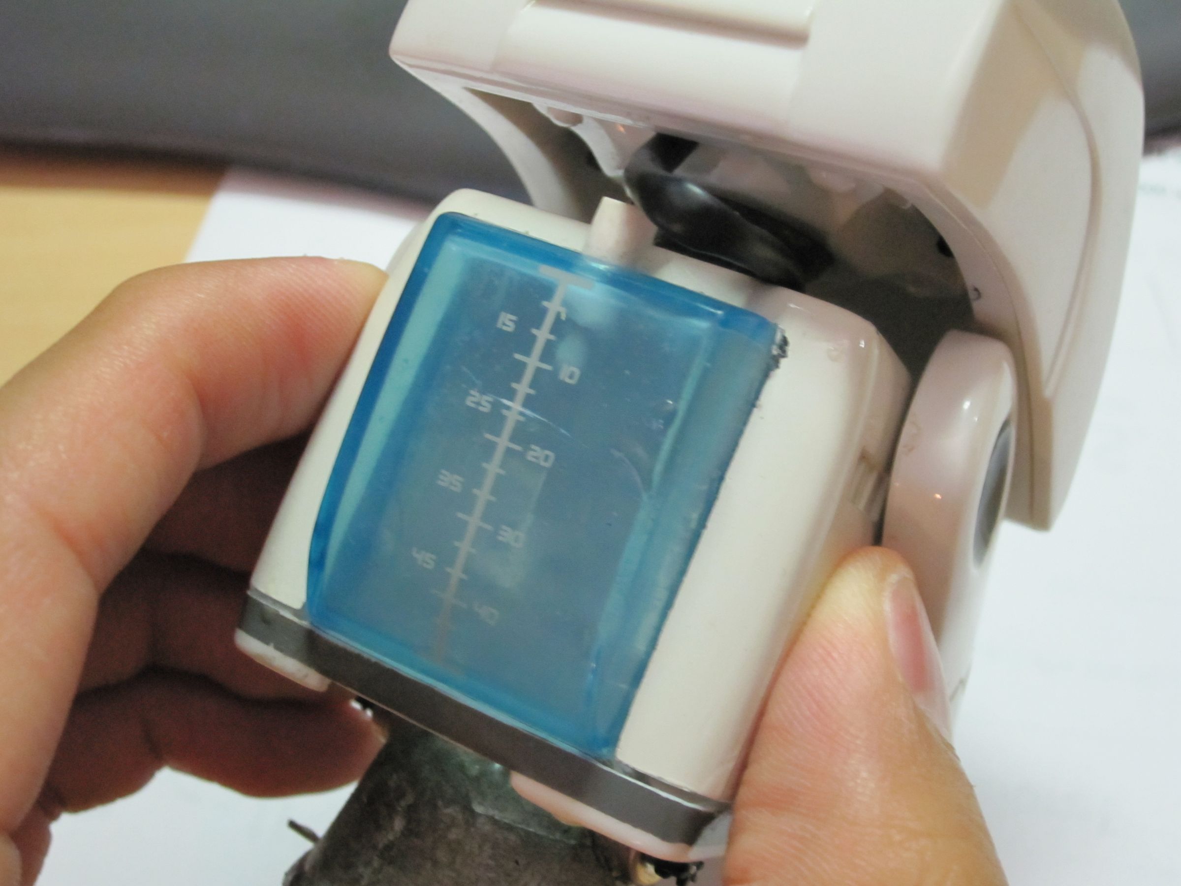 DIY PIXAR: M-O (Microbe Obliterator) Cleaner Bot : 10 Steps (with ...