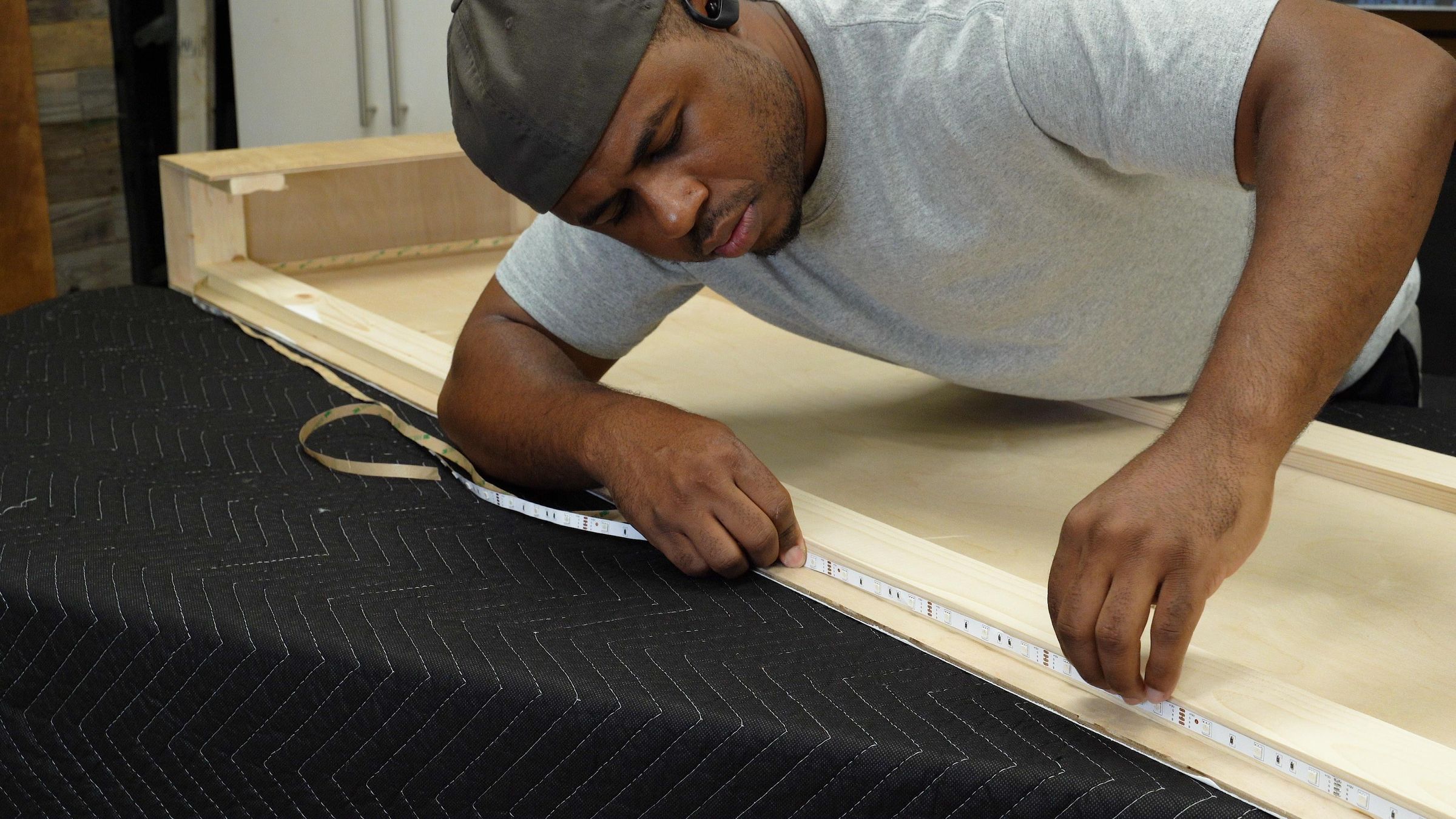 How to Build a Portable Pallet Wall : 10 Steps (with Pictures ...