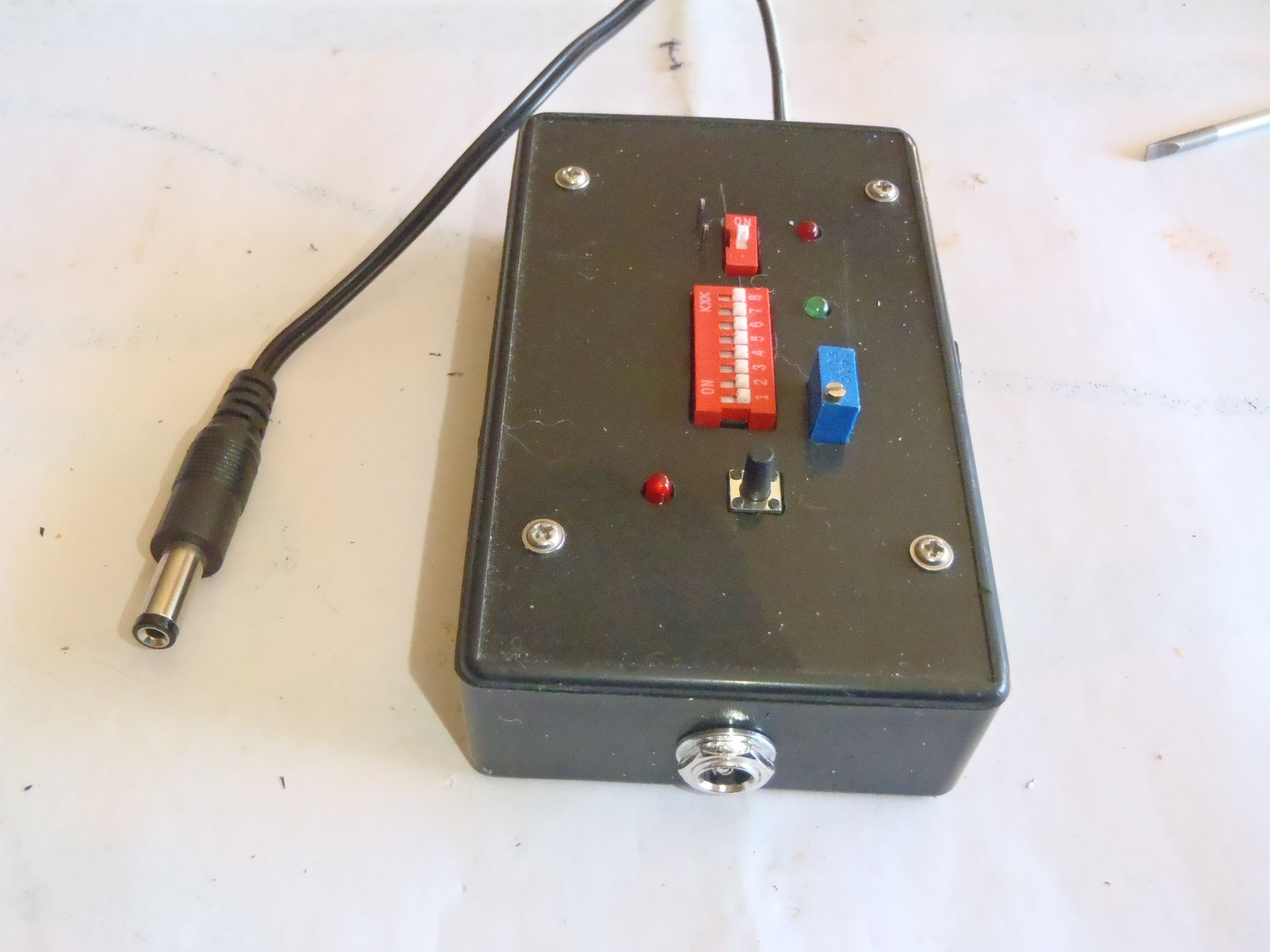 Small Current Circuit Breaker : 8 Steps (with Pictures) - Instructables