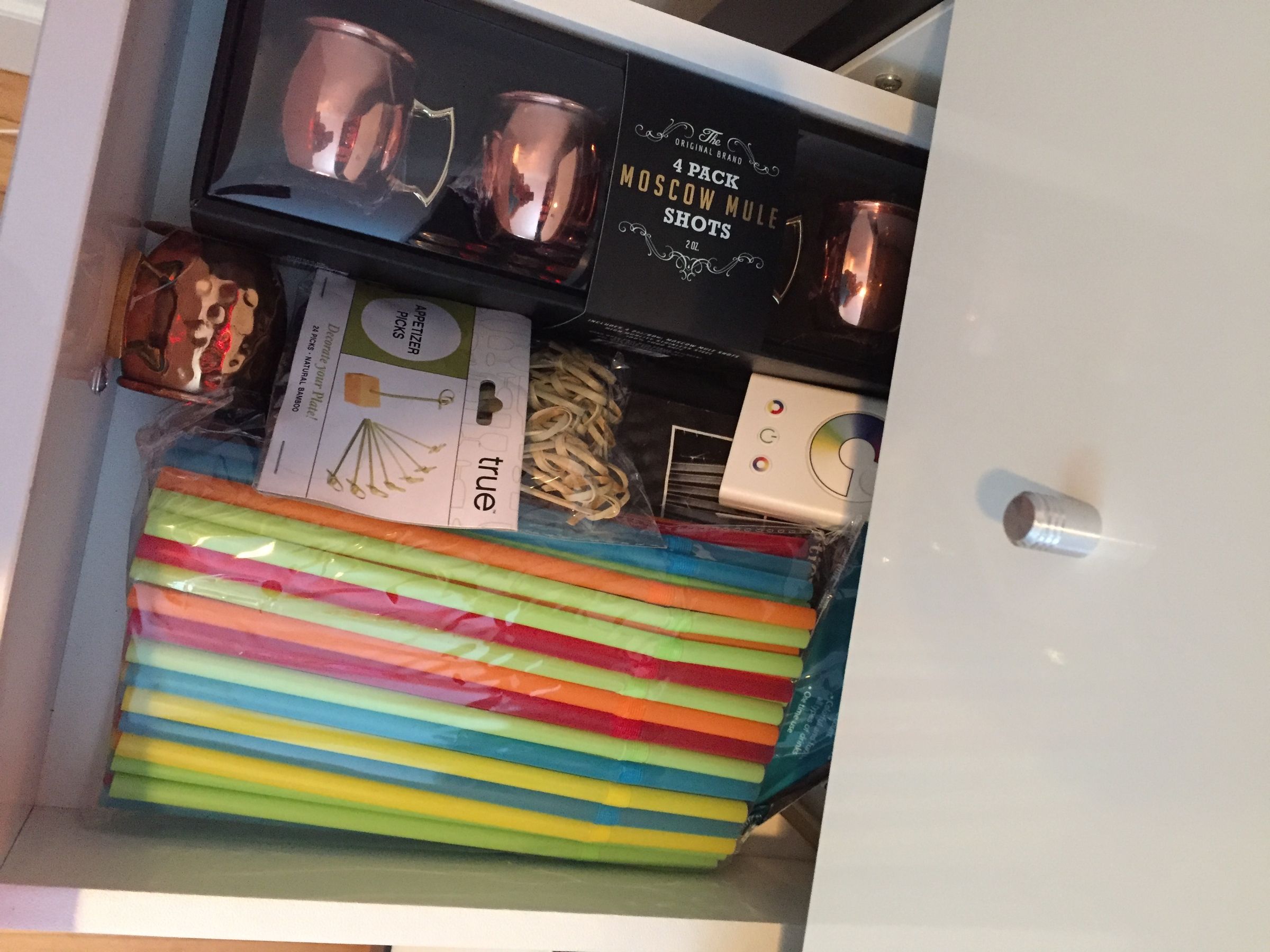 IKEA Expedit / Kallax Bar : 5 Steps (with Pictures) - Instructables