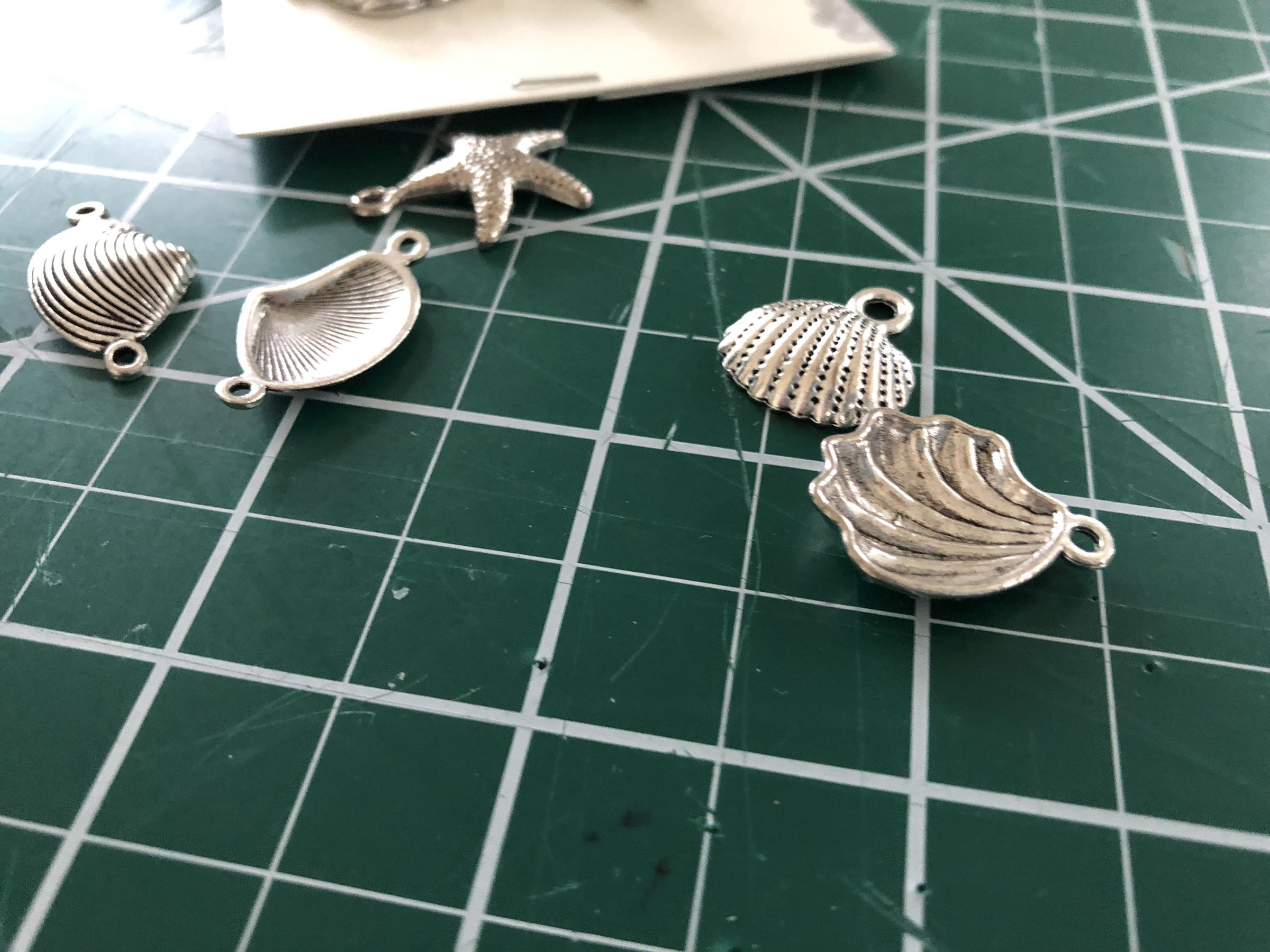 Sand Keepsakes Using Epoxy : 4 Steps (with Pictures) - Instructables