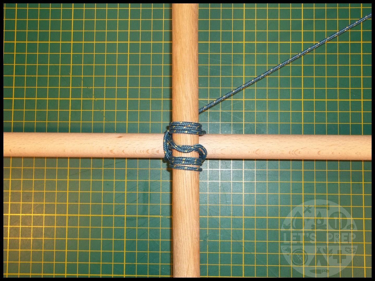 Quick Skills #4: How to Tie Lashings - Pt.1 Square Lashing : 7 Steps ...