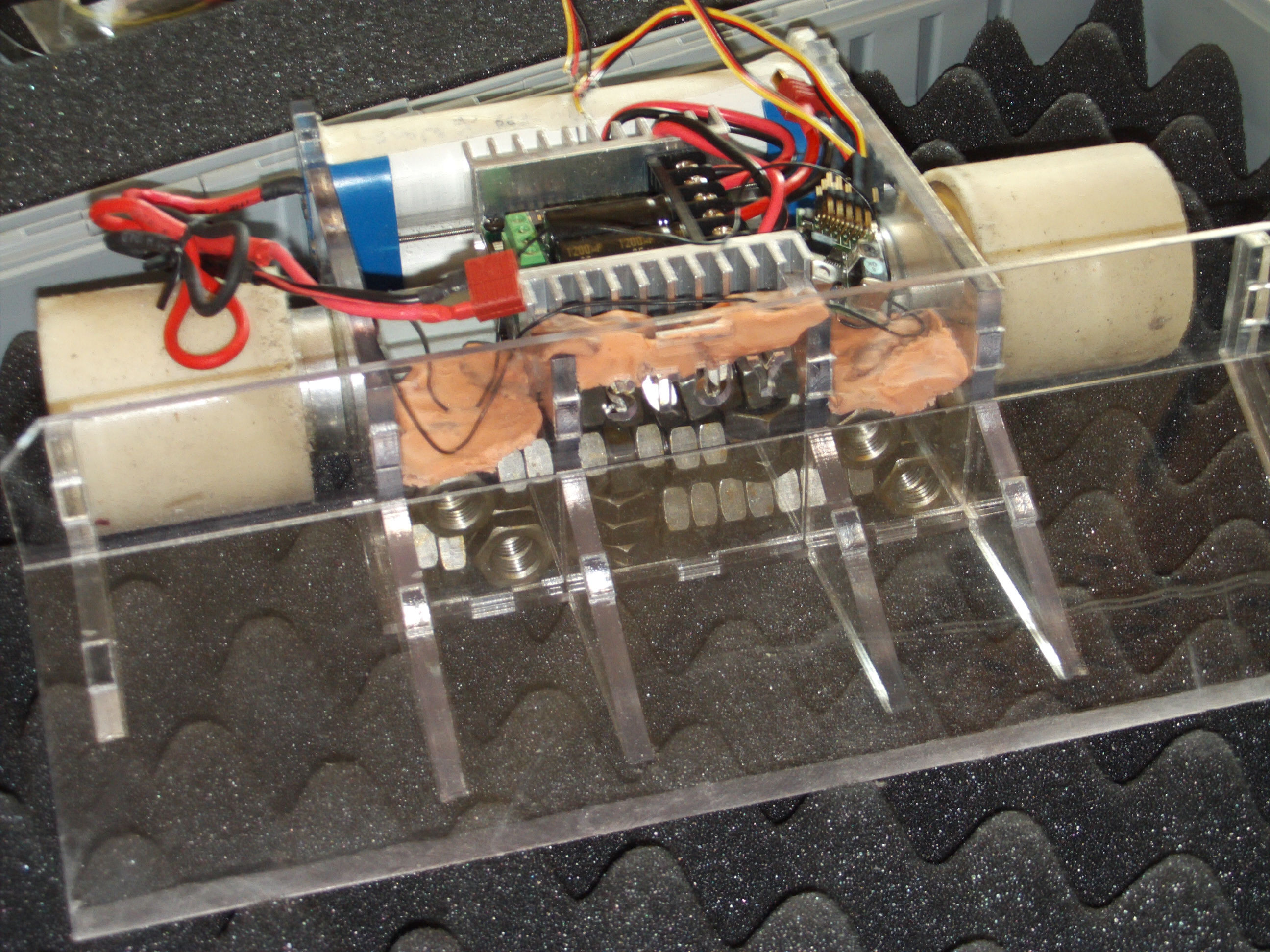 How to Make a Sumo Bot (Science Olympiad 2011 Rules) : 14 Steps (with Pictures) - Instructables