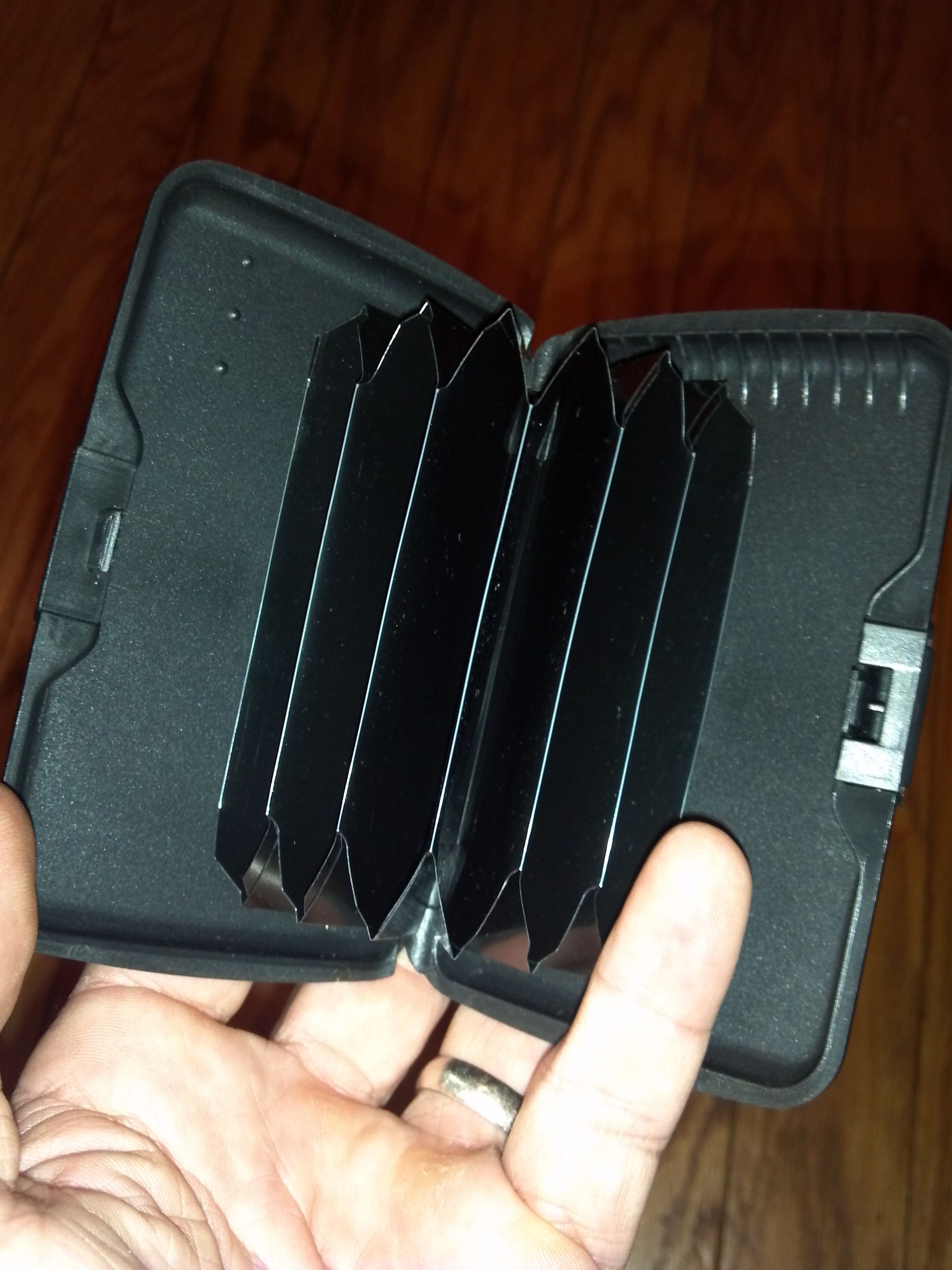 RFD (Removabe Flash Drive) Wallet - Instructables