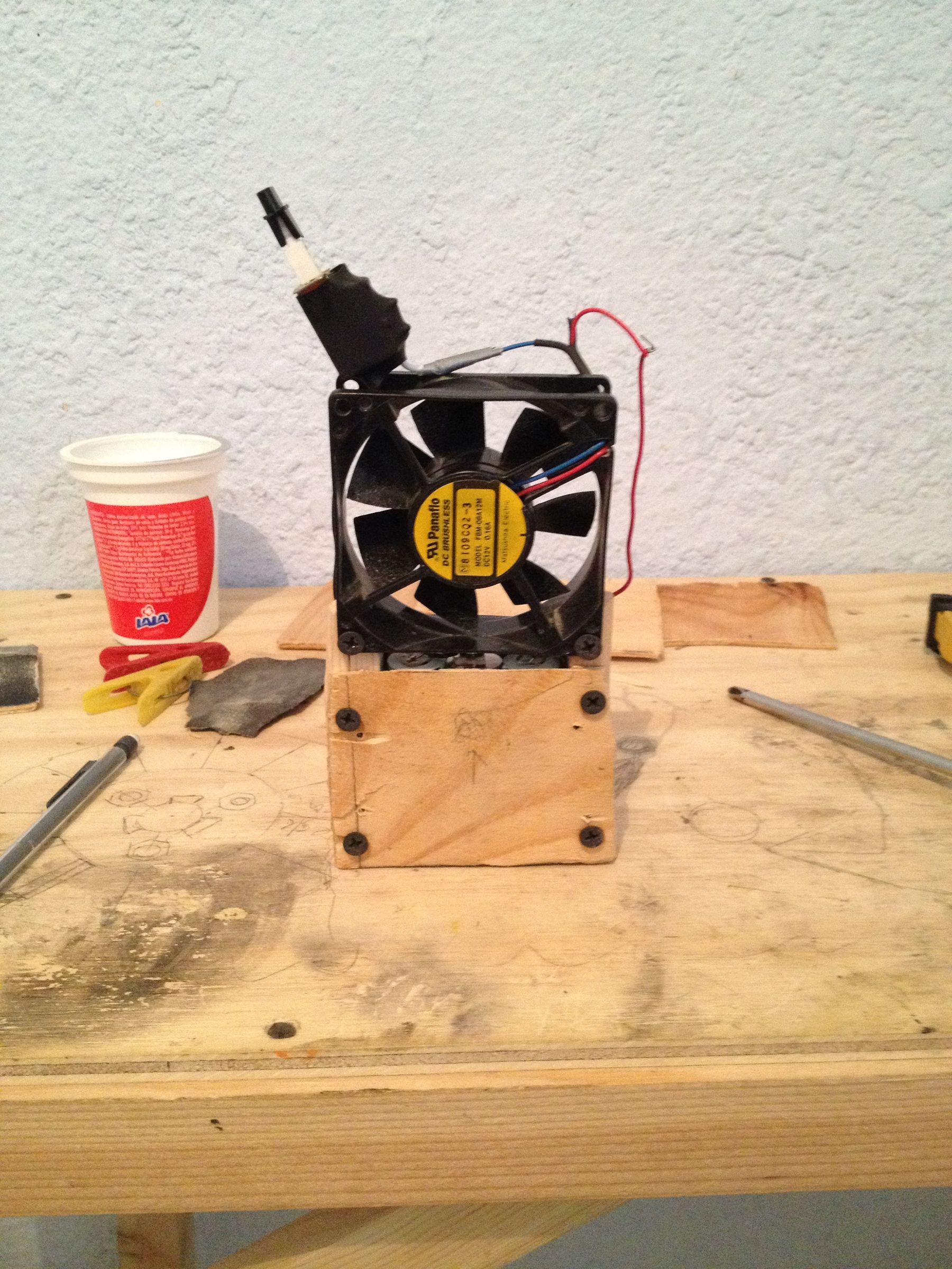 Free Battery Powered Fan With 20 Hour Life : 4 Steps - Instructables