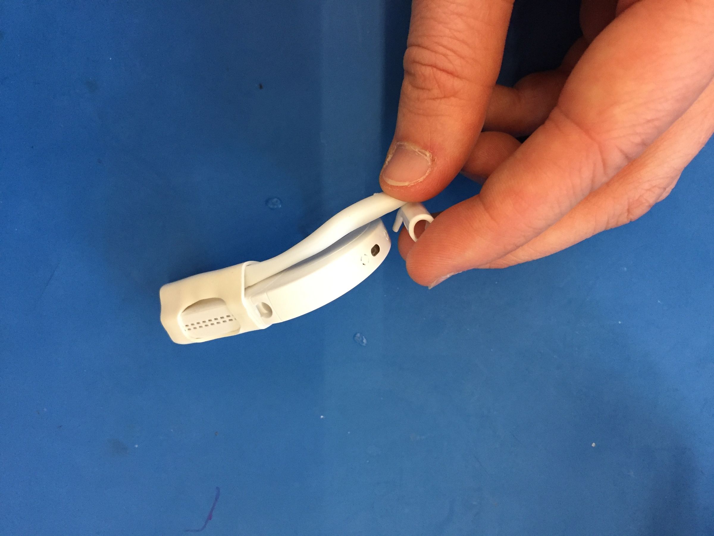 CiPod: Earbud Attachment for Cochlear Implants : 11 Steps (with ...