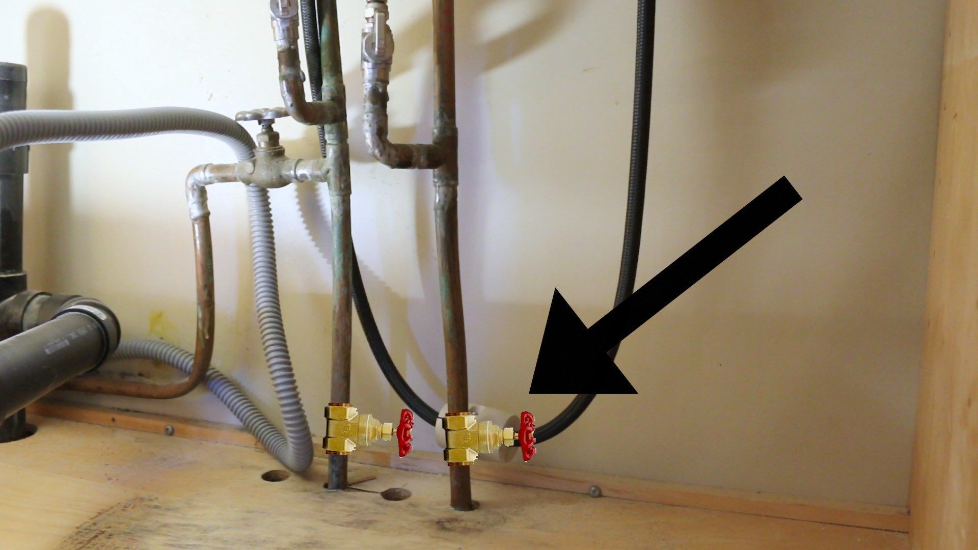How to Connect a Water Line to Your Refrigerator : 7 Steps (with ...