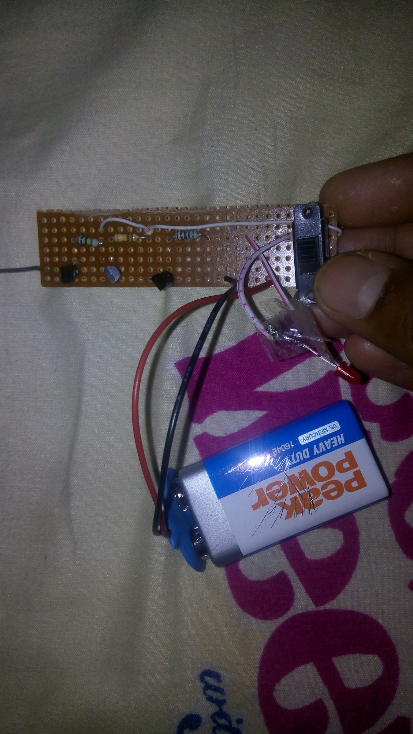 GHOST Detector or a Simple Charge Detector : 3 Steps - Instructables