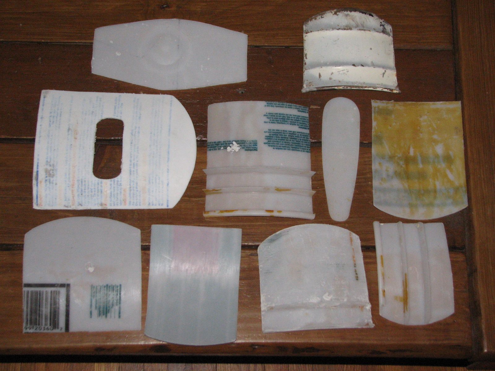 Bucket Scraper and Scoop, Made From 5 Gallon Bucket : 8 Steps ...