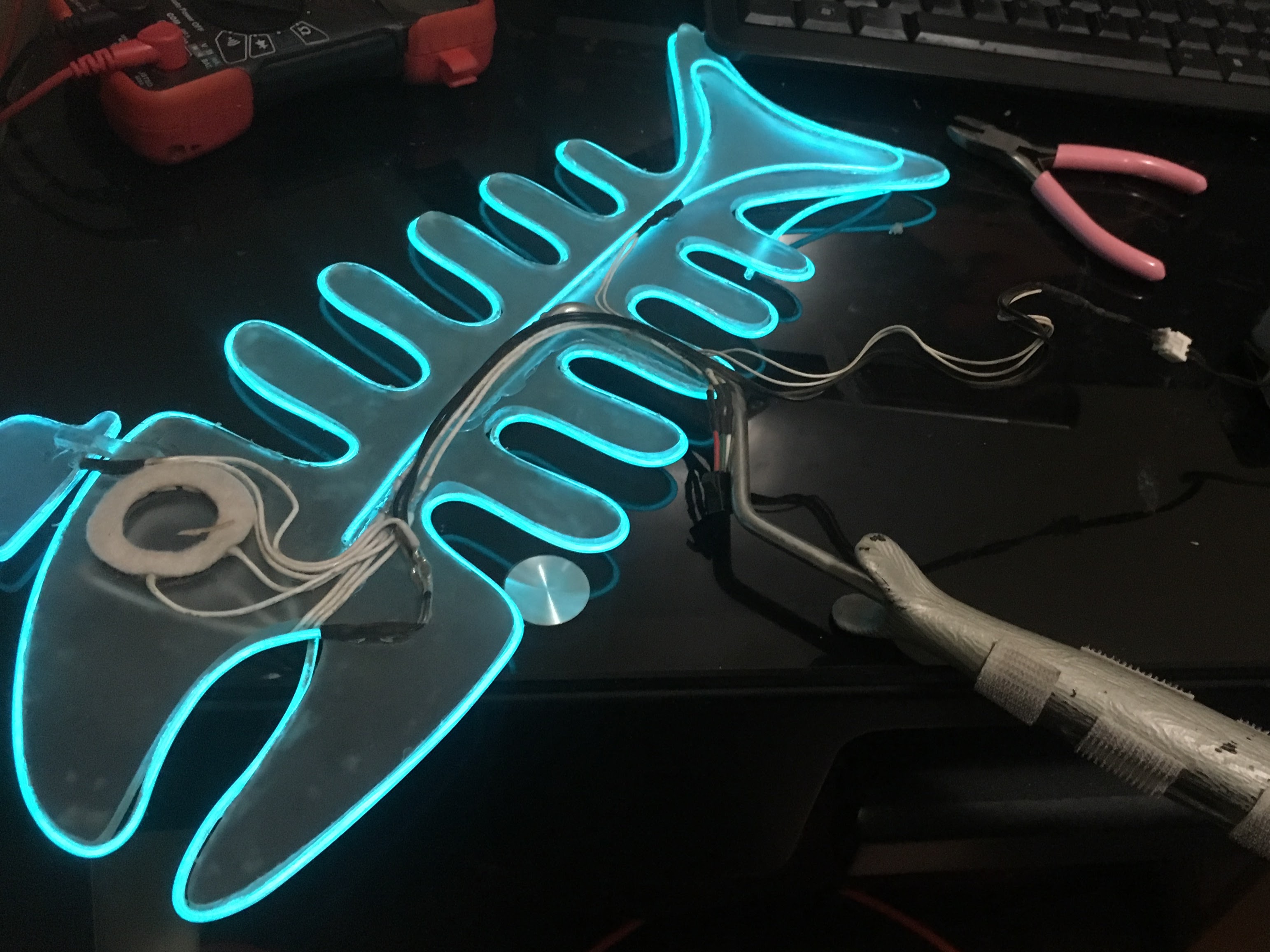 EL Wire Fish With LED Eyes : 13 Steps (with Pictures) - Instructables