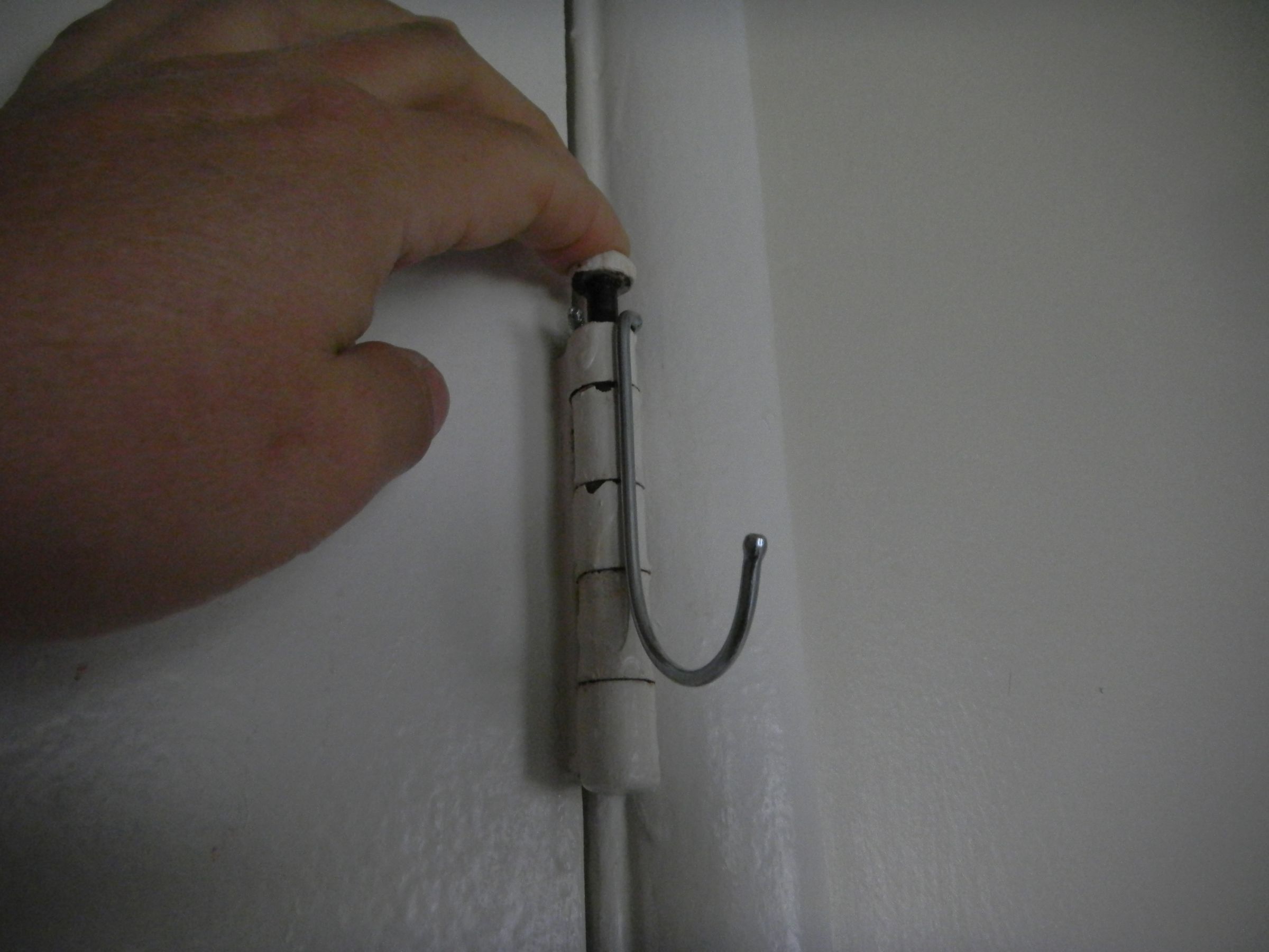 Door Hinge Hook - $0 Project #2 : 3 Steps (with Pictures) - Instructables