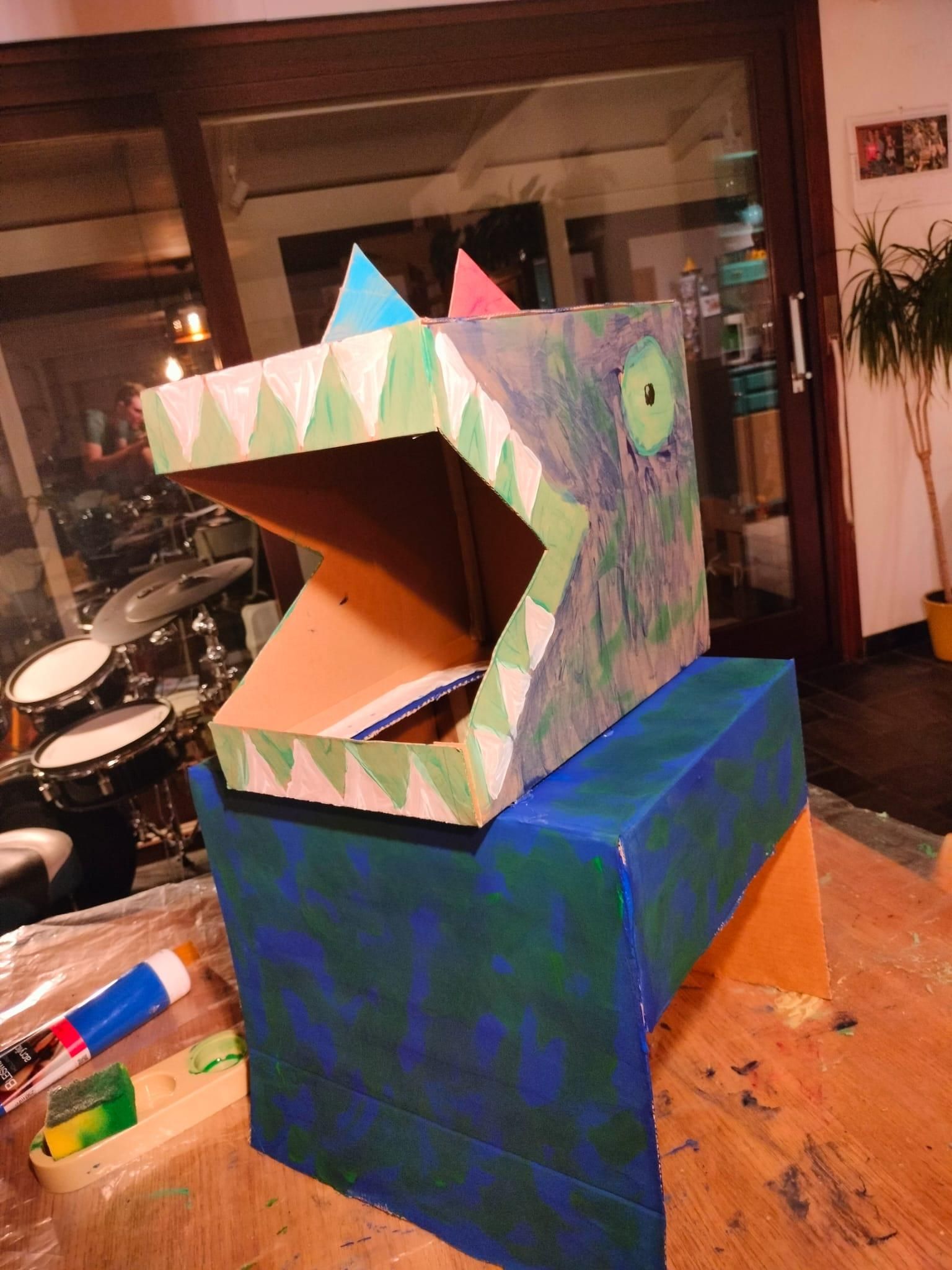 Dino Costume With Cardboard : 5 Steps - Instructables