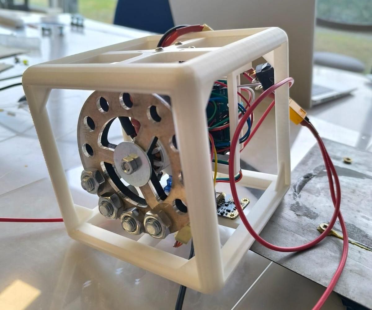 Spinning Cube : 5 Steps - Instructables