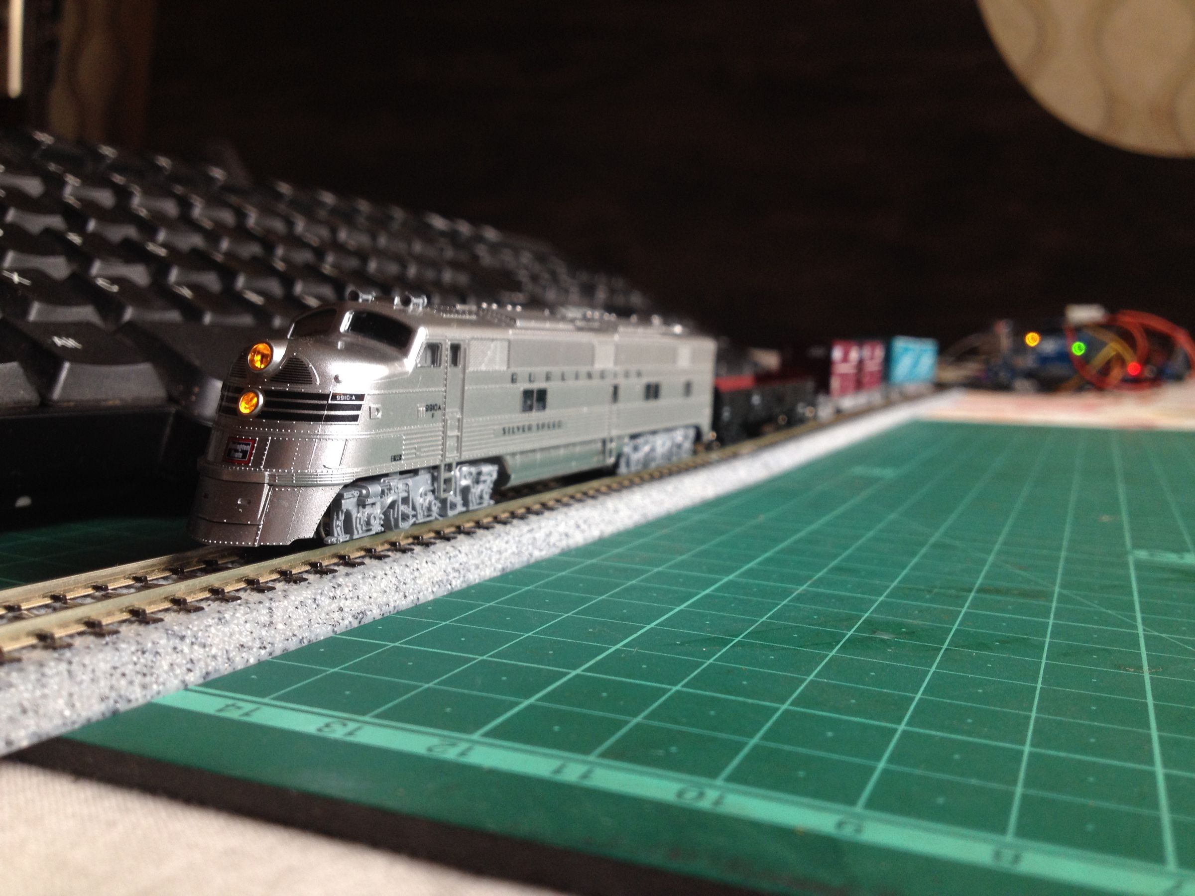 Keyboard Controlled Model Train V2.0 | PS/2 Interface : 13 Steps (with ...