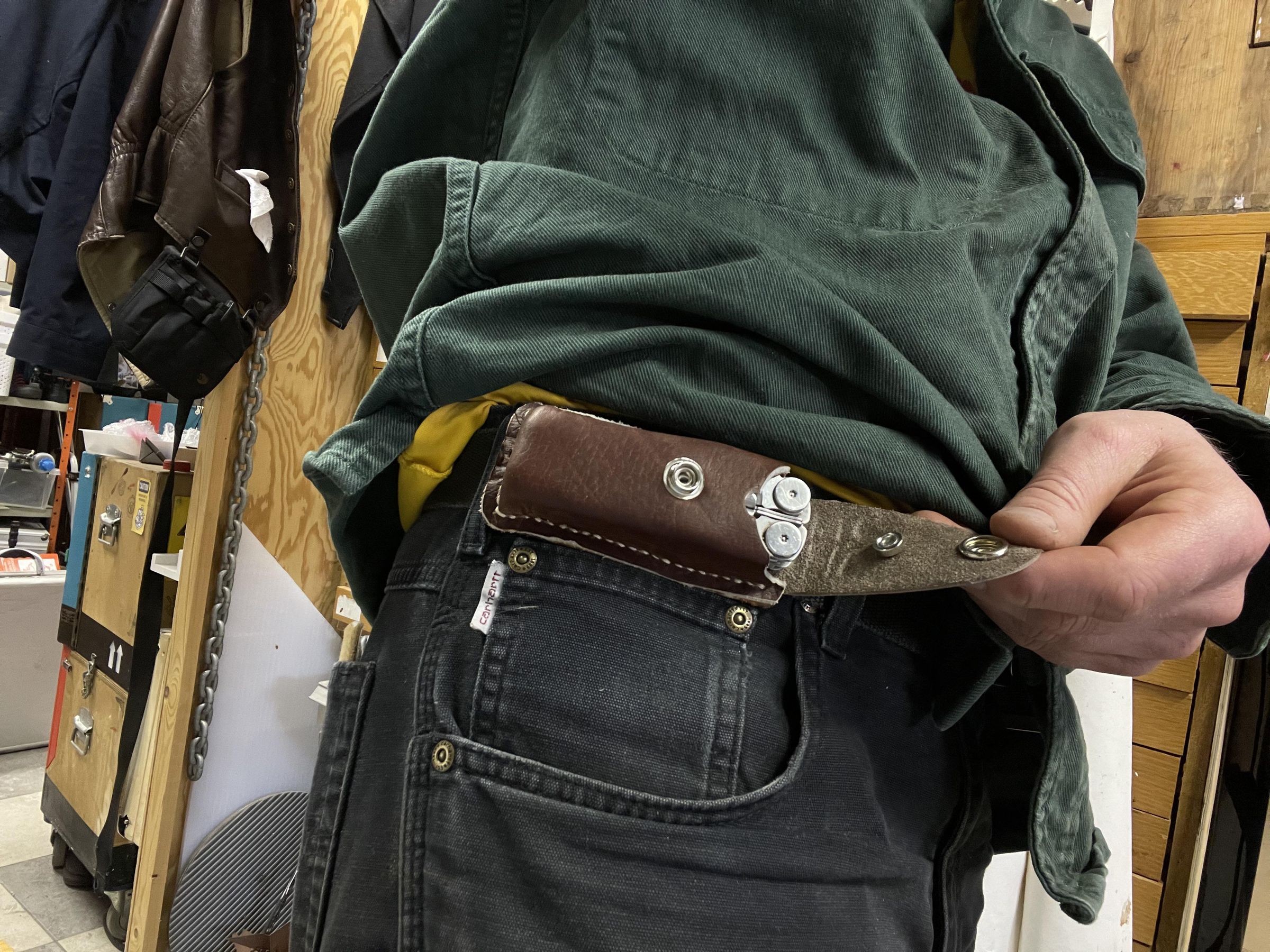 Leatherman Horizontal Sheath : 12 Steps (with Pictures) - Instructables