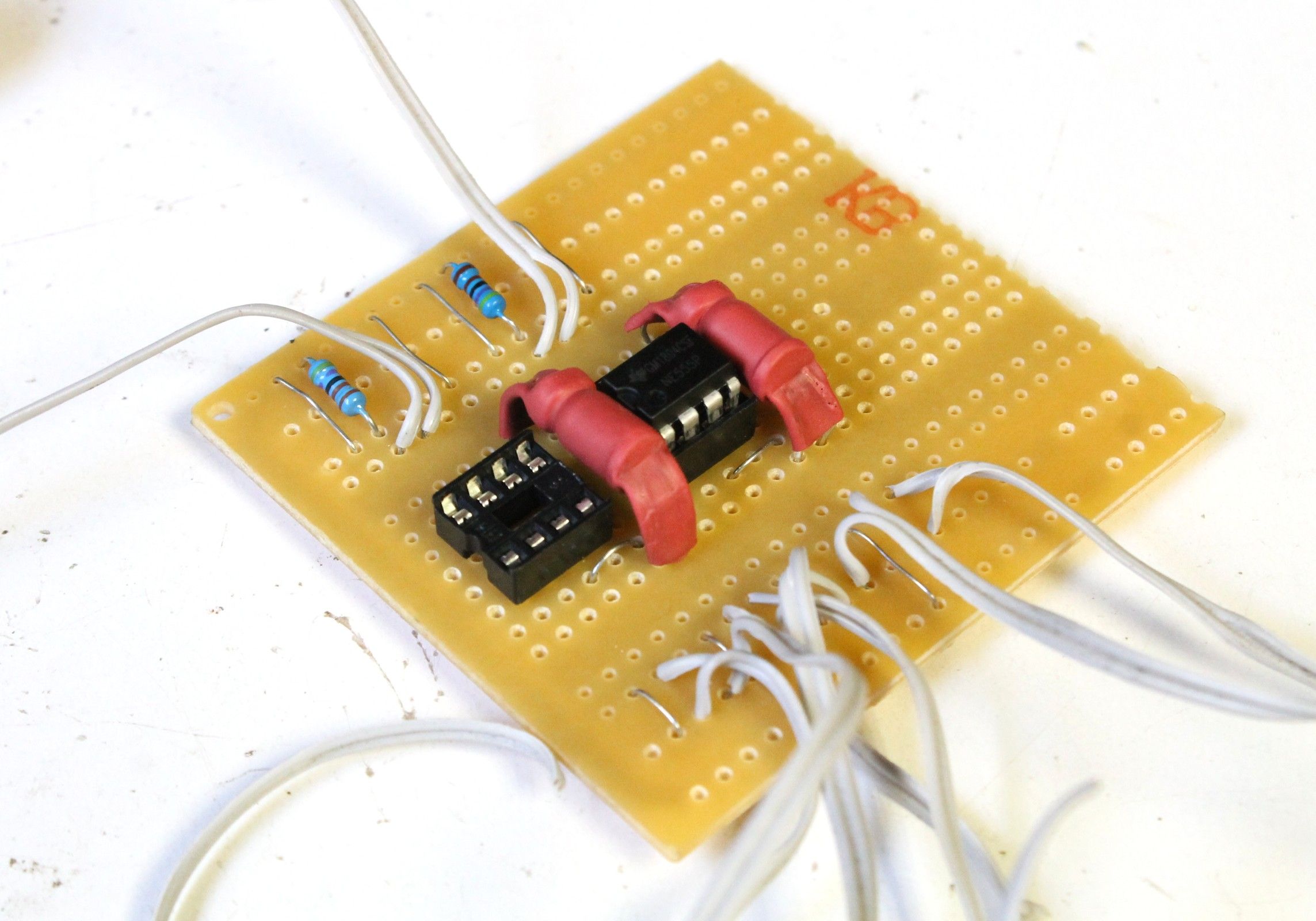 Fizzle Loop Synth V3 (555 Timer) : 11 Steps (with Pictures) - Instructables