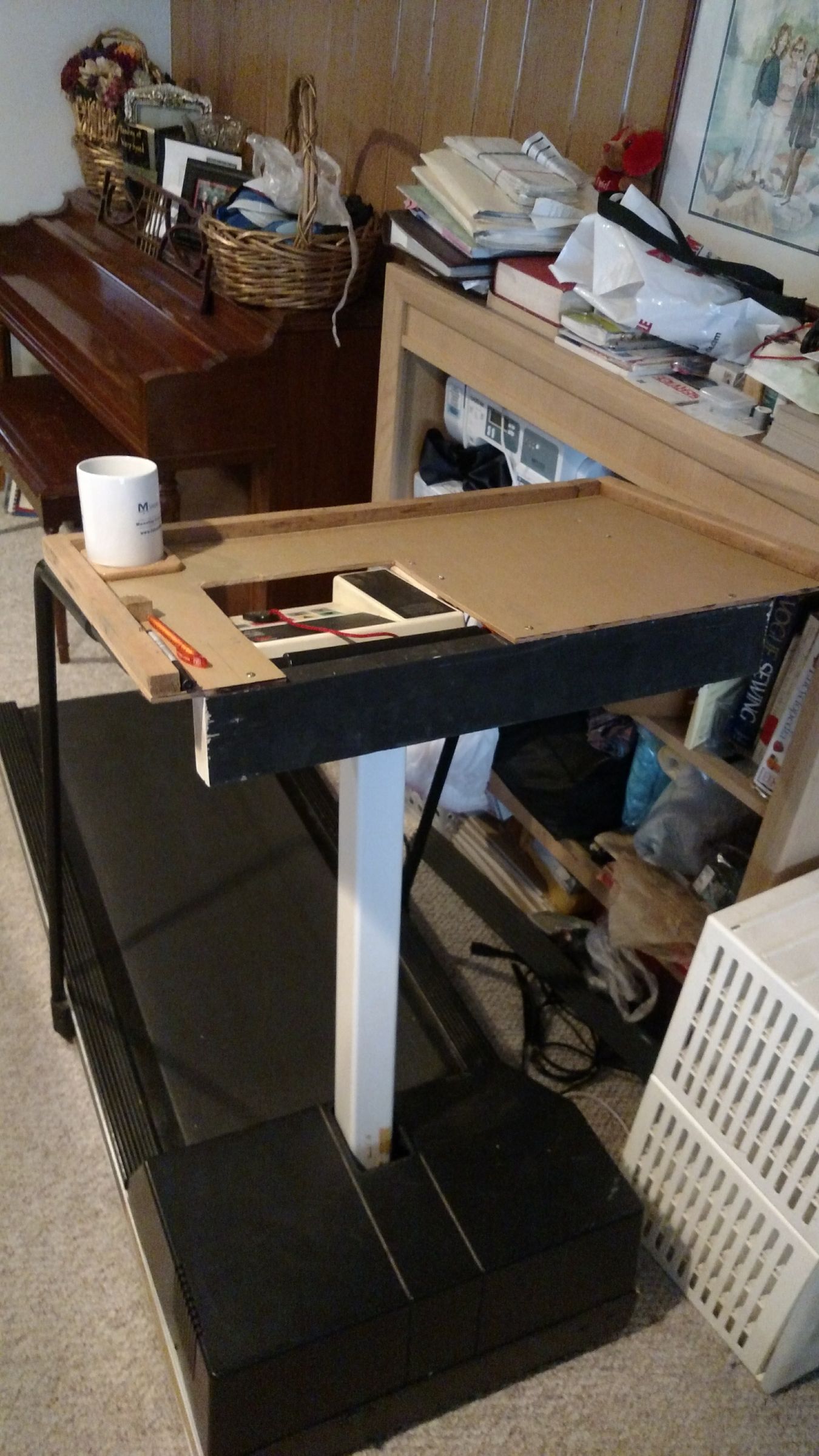 Treadmill Walking Desk/Shelf : 7 Steps (with Pictures) - Instructables